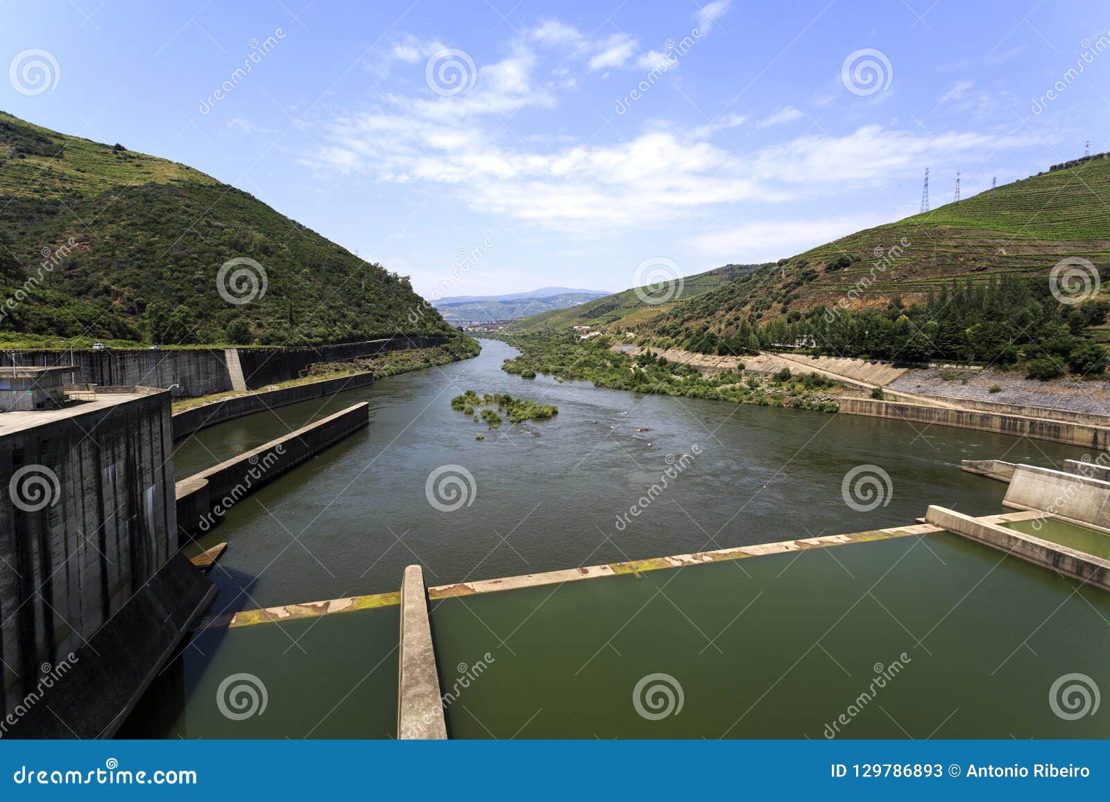 Vista a Jusante Da Represa De Regua Imagem de Stock - Imagem de peso ...