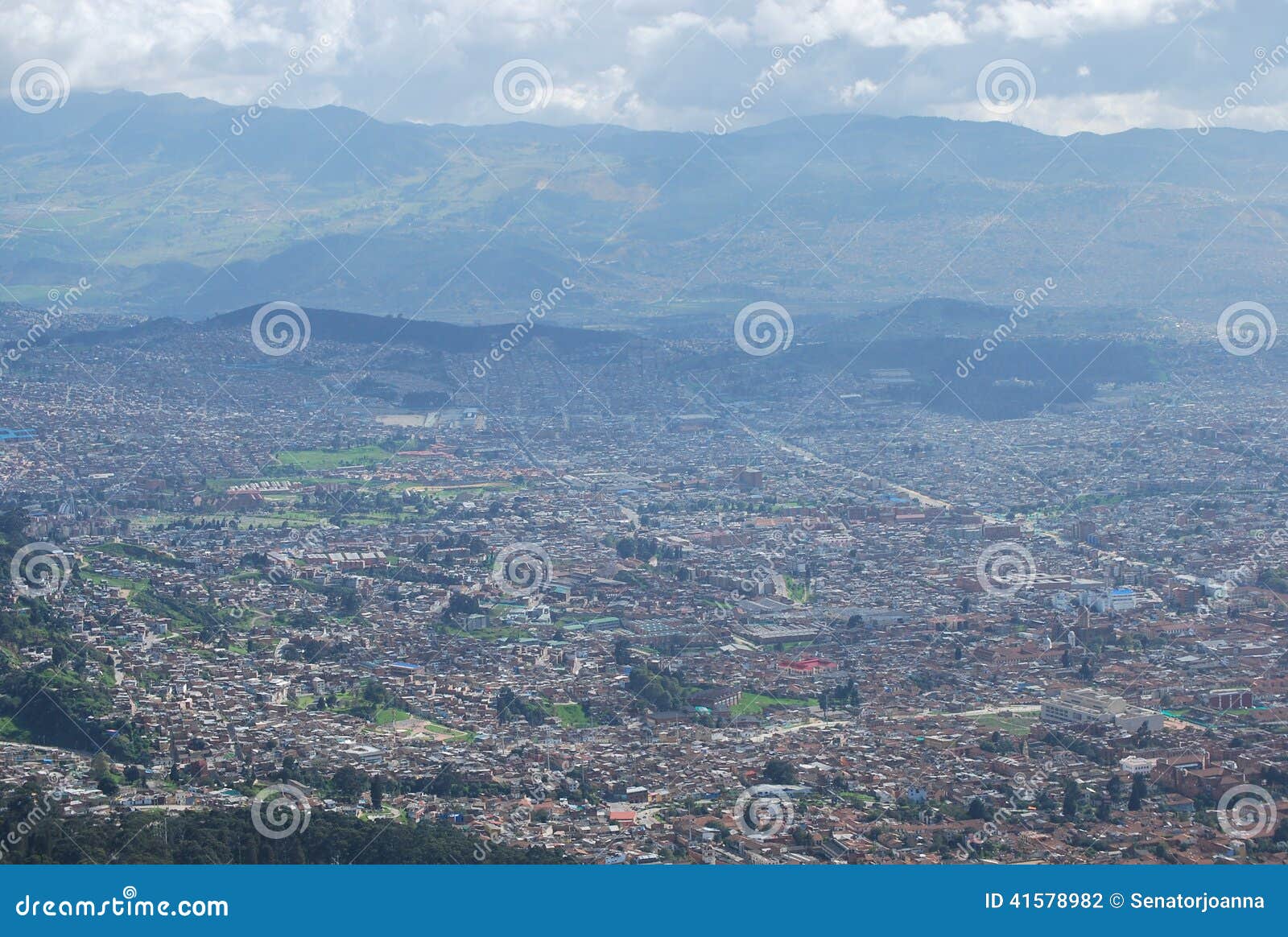 Vista Panor?mica Del Centro De Ciudad De Bogot Foto de archivo - Imagen ...