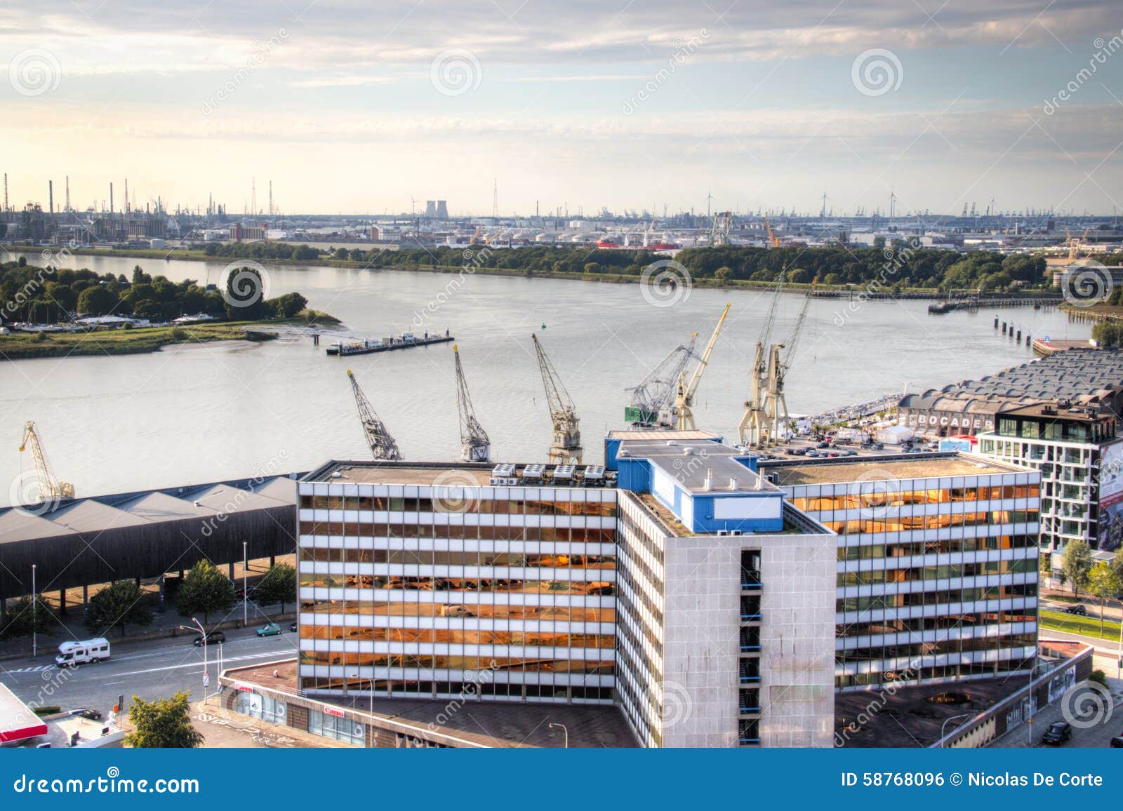 Vista Sopra Il Fiume Di Schelde a Anversa Fotografia Stock - Immagine ...