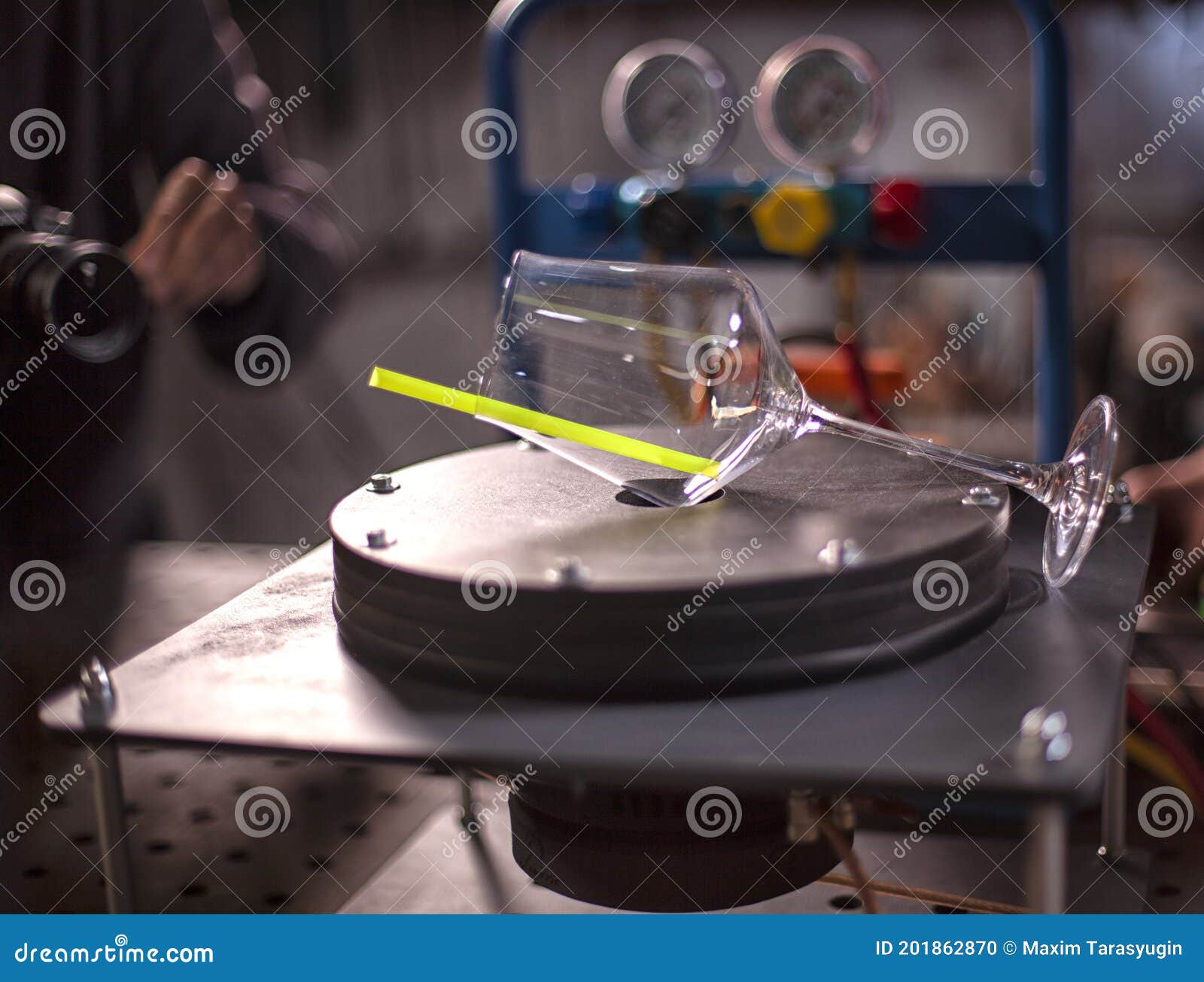 Visual Experiments in Physics and Chemistry from the School Curriculum ...