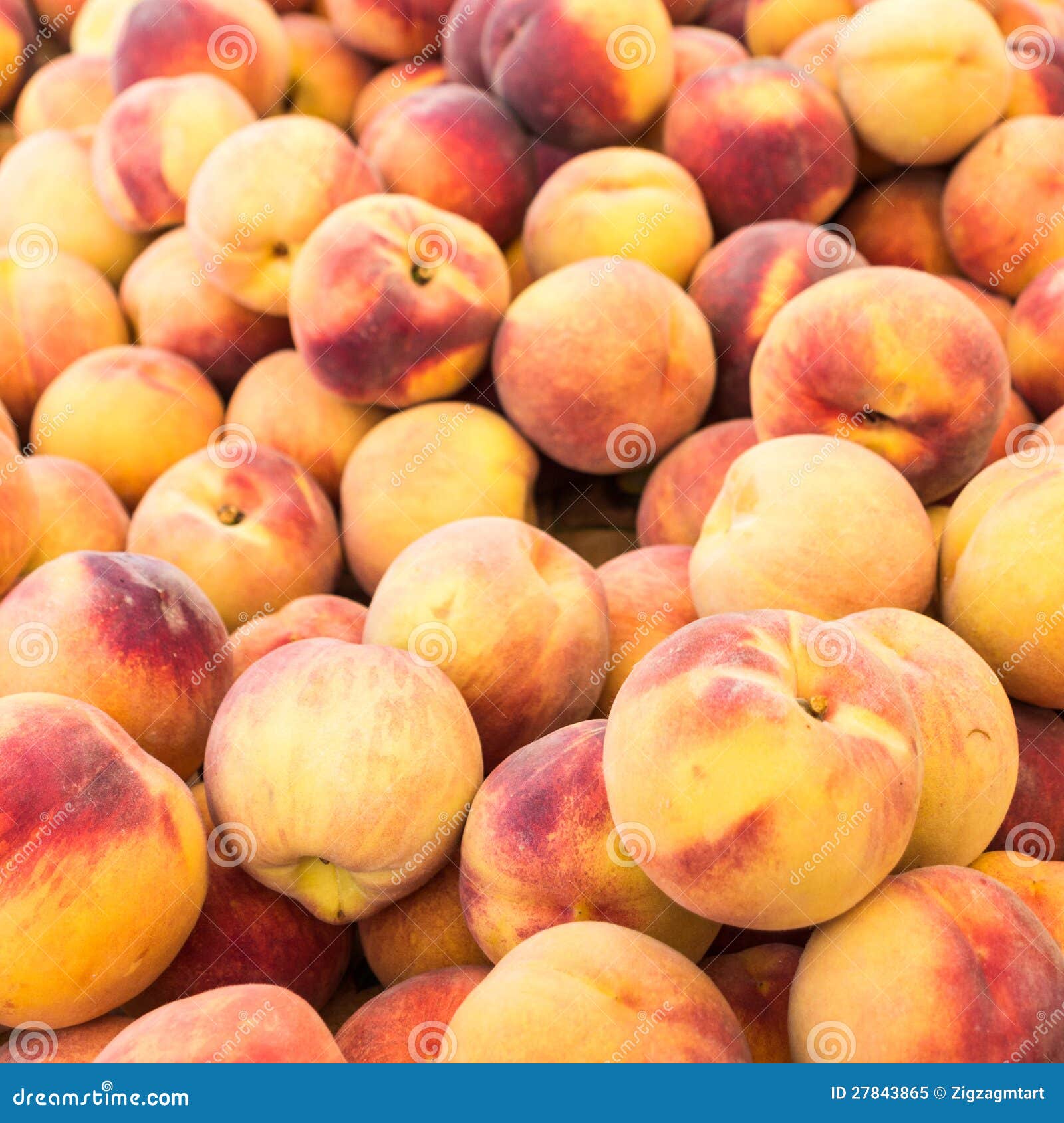 Visualizzazione Delle Pesche Gialle Fresche Immagine Stock - Immagine ...