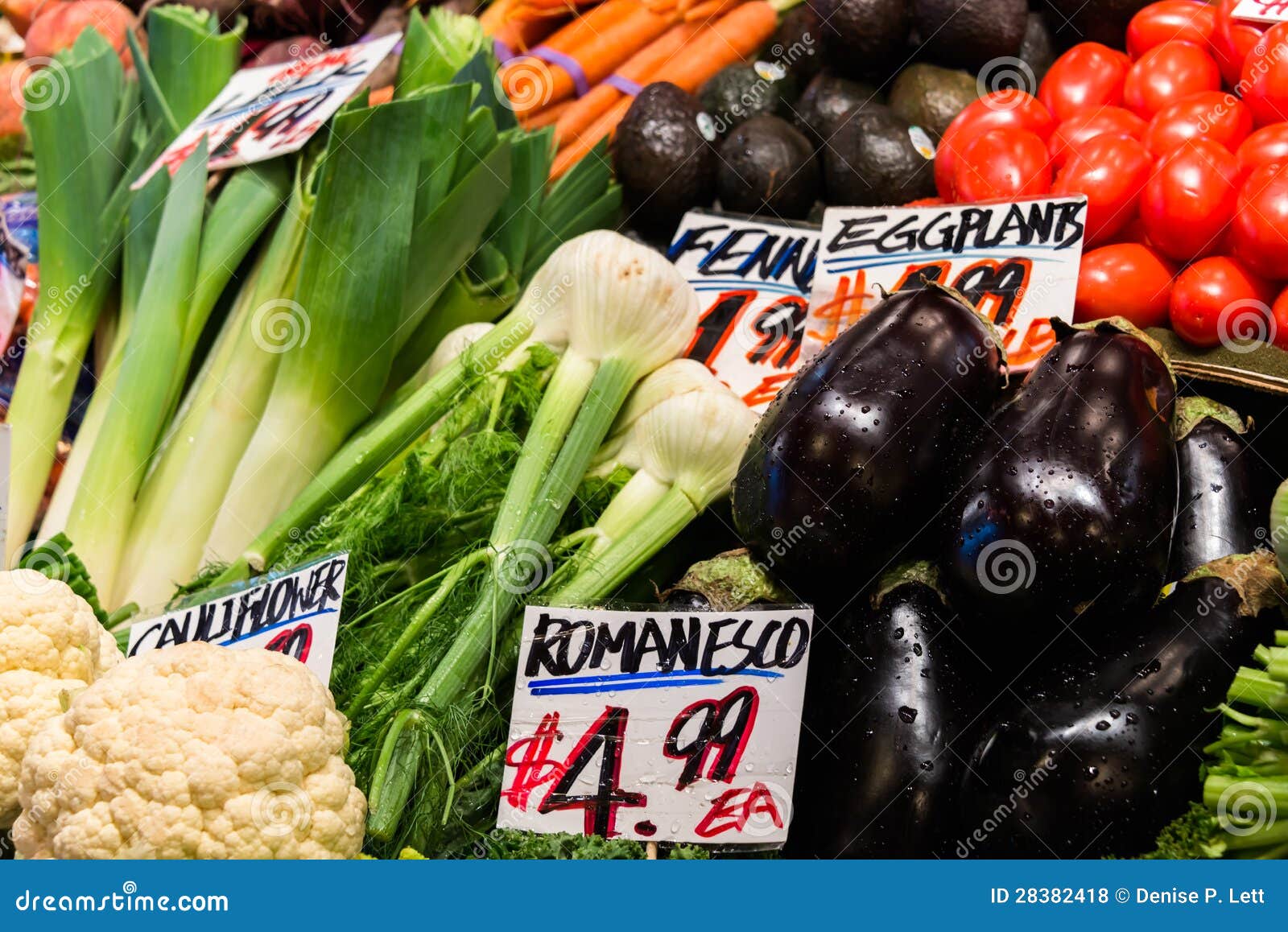 Visualizzazione Di Prodotti Freschi Fotografia Stock - Immagine di ...