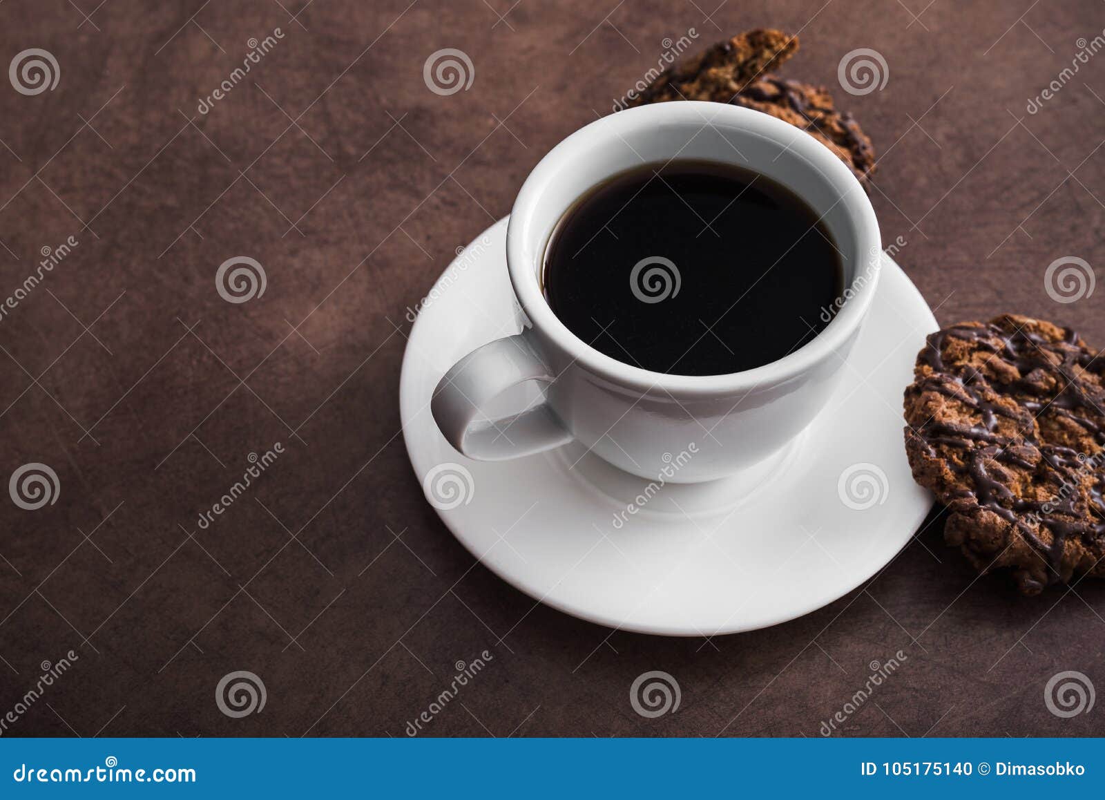 Vit Kopp Kaffe Med Chokladkakor Arkivfoto - Bild av aromatics, koffein ...