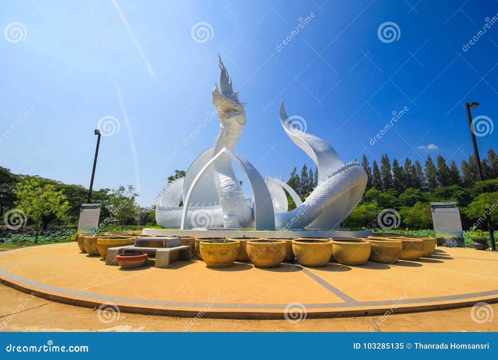 Vit Orm, Sakon Nakon, Thailand Redaktionell Foto - Bild av asiatisk ...