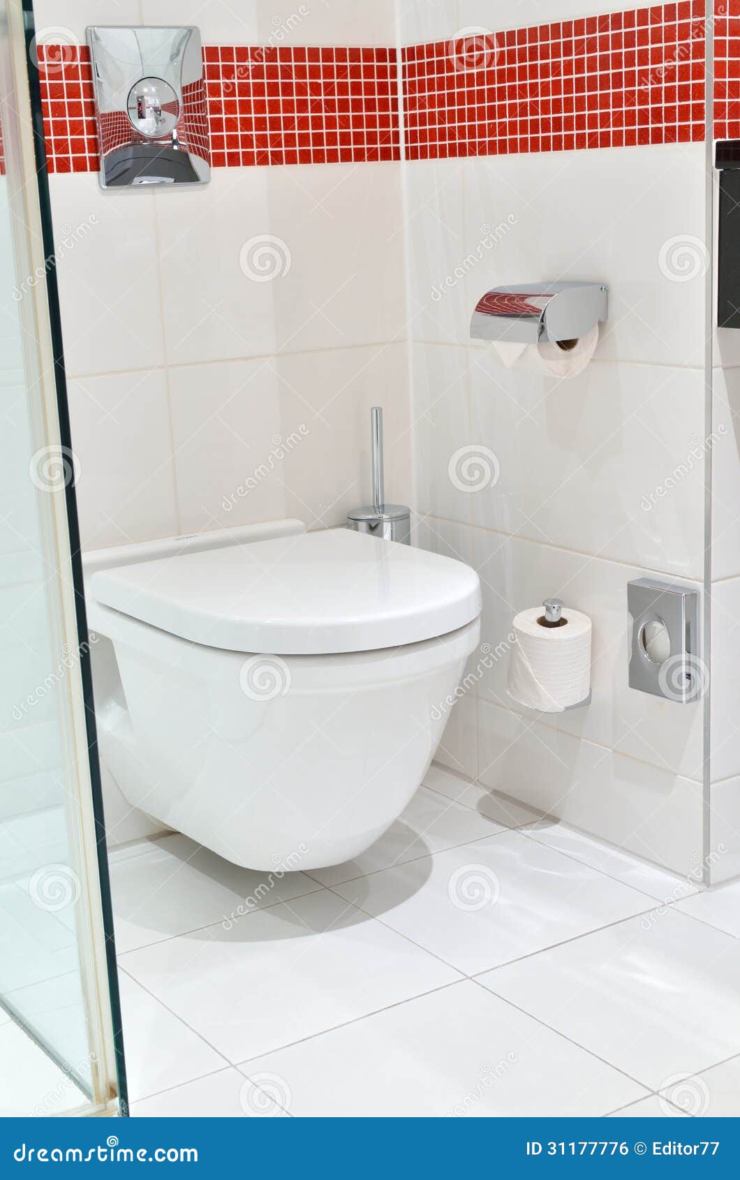 Vit Ren Toalett Inom Badrum Arkivfoto - Bild av spegel, utformning ...