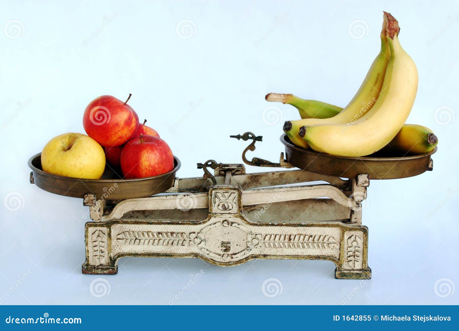 Vitamine Sulla Pesare-macchina Immagine Stock - Immagine di fresco ...