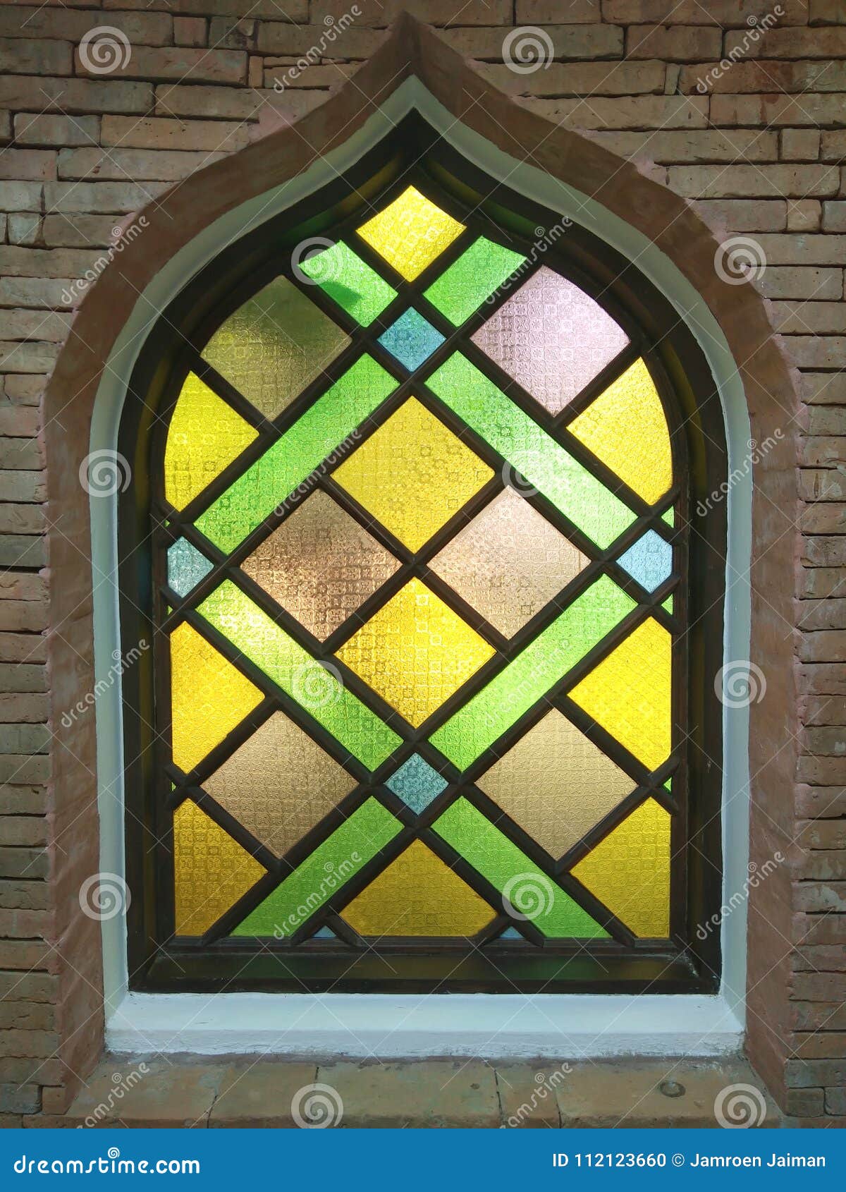 Vitral de vidrio coloreado foto de archivo. Imagen de estilo - 112123660