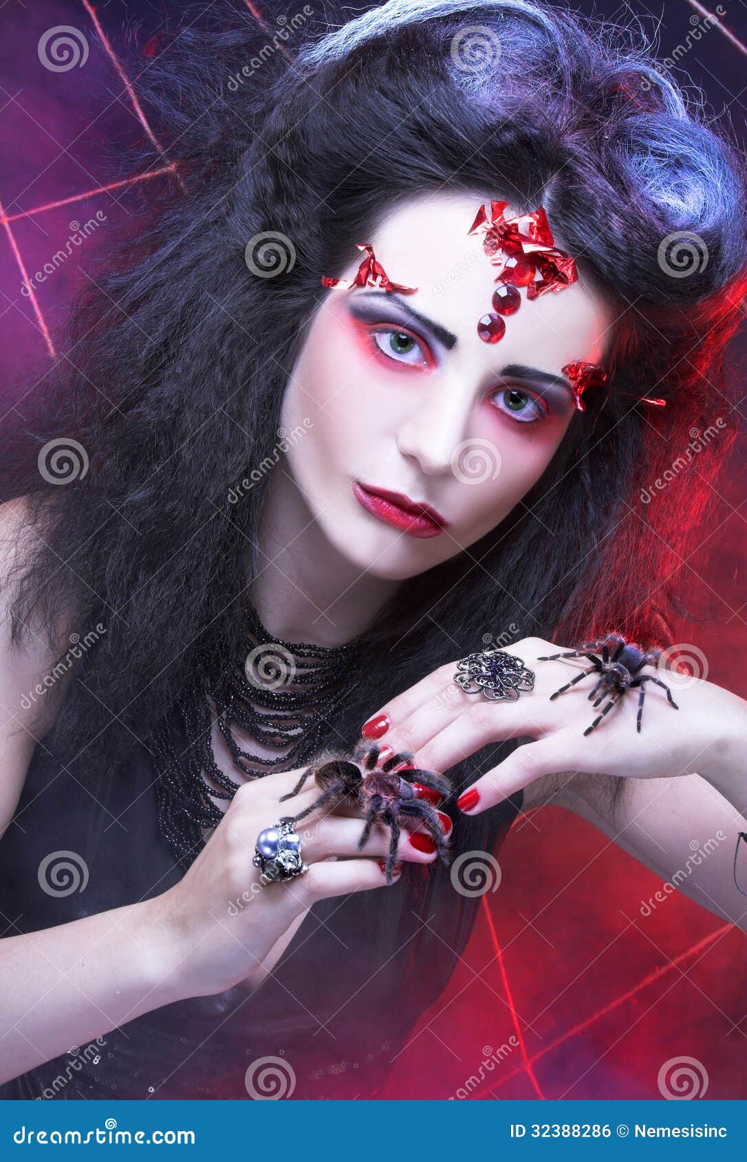 Viuda negra foto de archivo. Imagen de arte, magia, retrato - 32388286