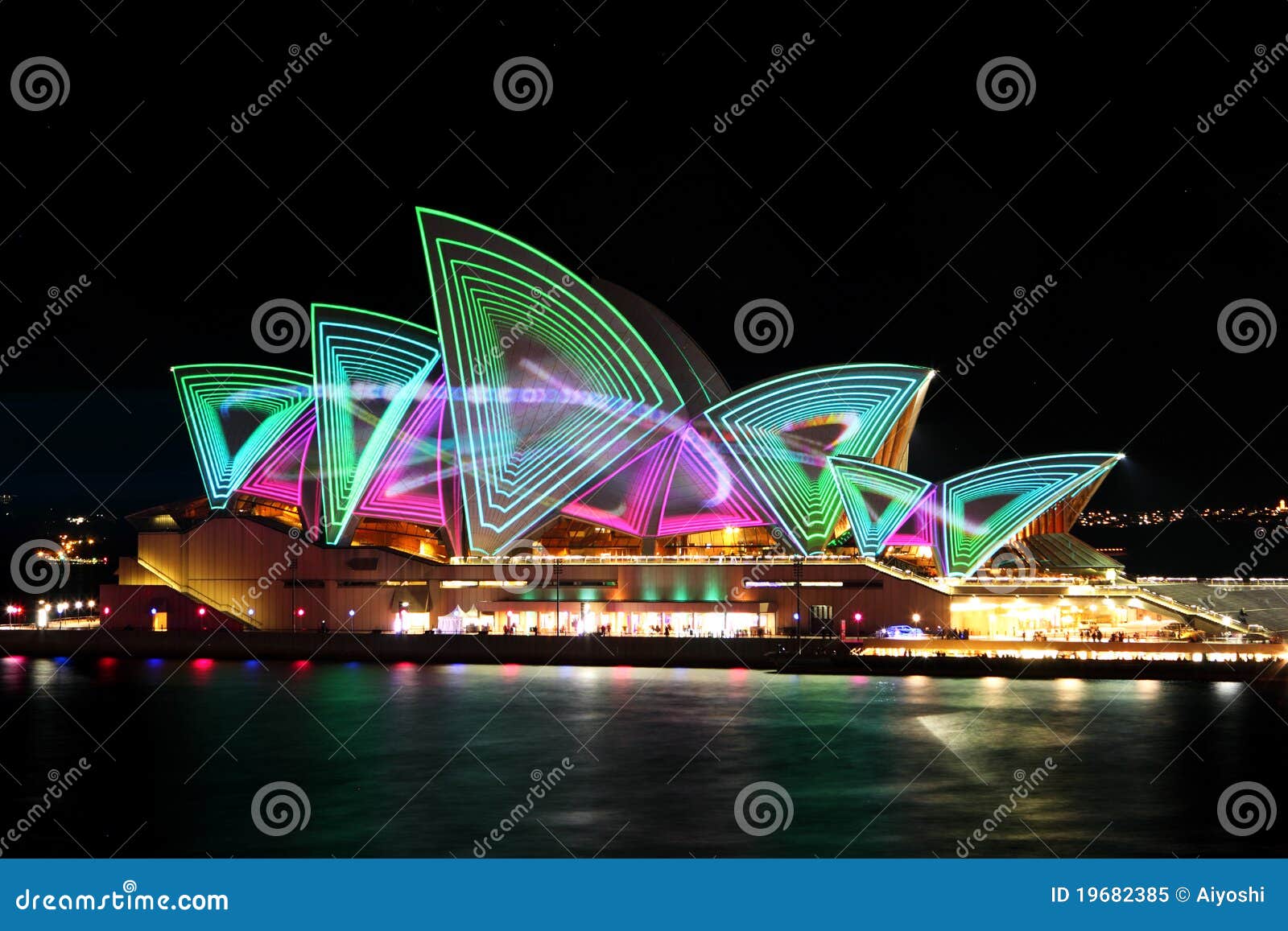 Vivid Opera House editorial image. Image of opera, scene - 19682385