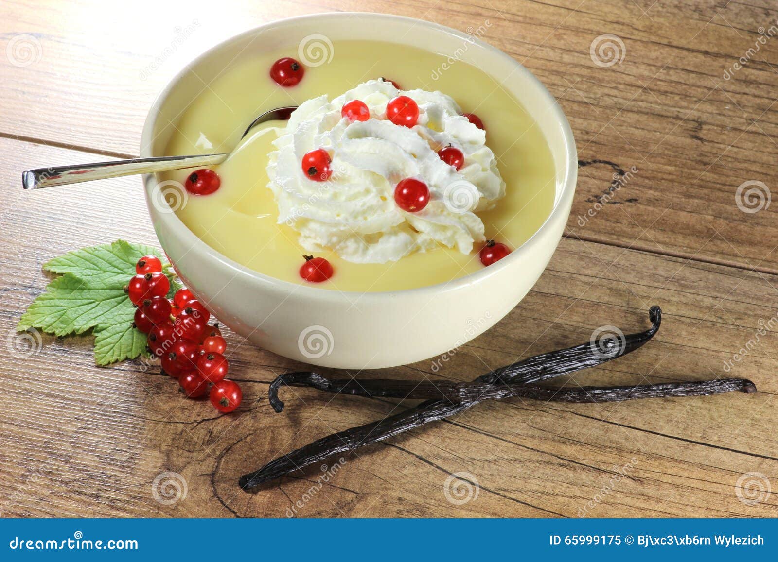 Vla stock afbeelding. Image of lijst, smakelijk, achtergrond - 65999175