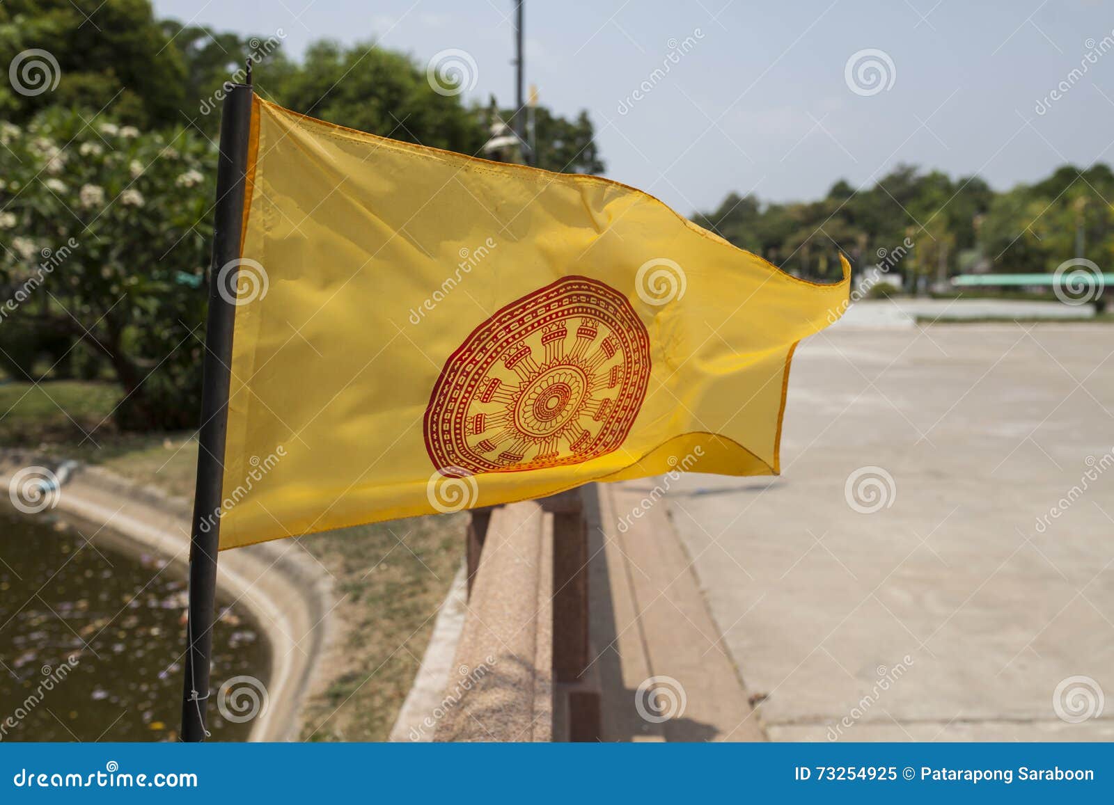 Vlag Van Dhammajak, Symbool Van Boeddhisme Stock Afbeelding - Image of godsdienst, wereld: 73254925