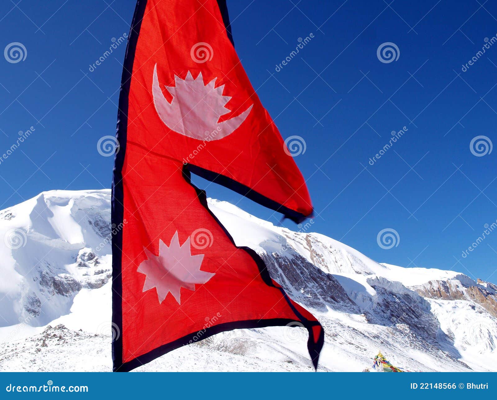 Vlag van Nepal in Berg stock foto. Image of mustang, nepal - 22148566