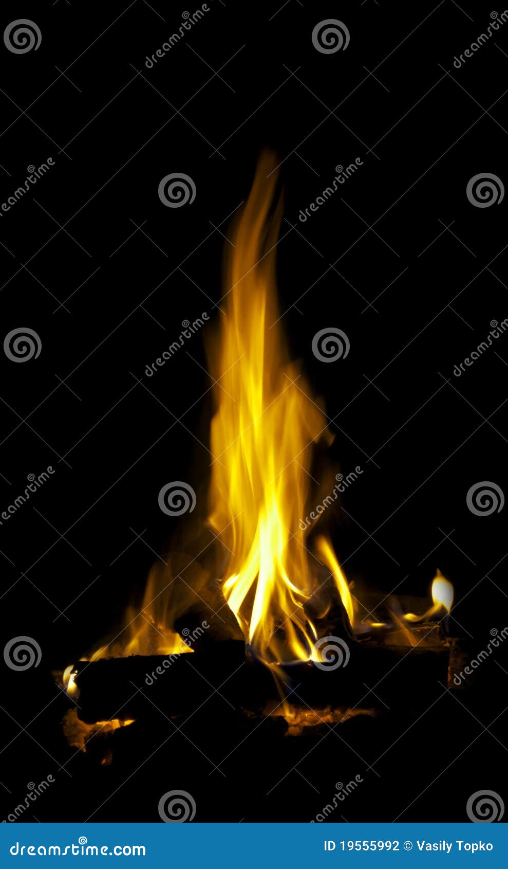 Vlam stock foto. Image of opvlammen, geïsoleerd, gebrand - 19555992