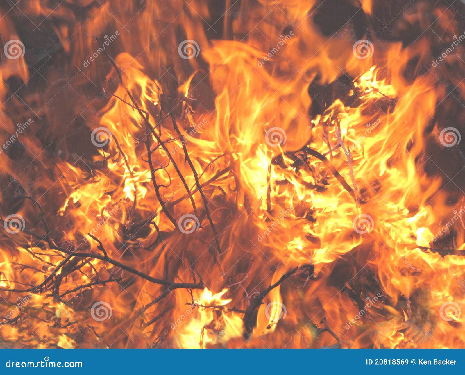 Vlammen stock afbeelding. Image of vuur, opvlammen, brand - 20818569