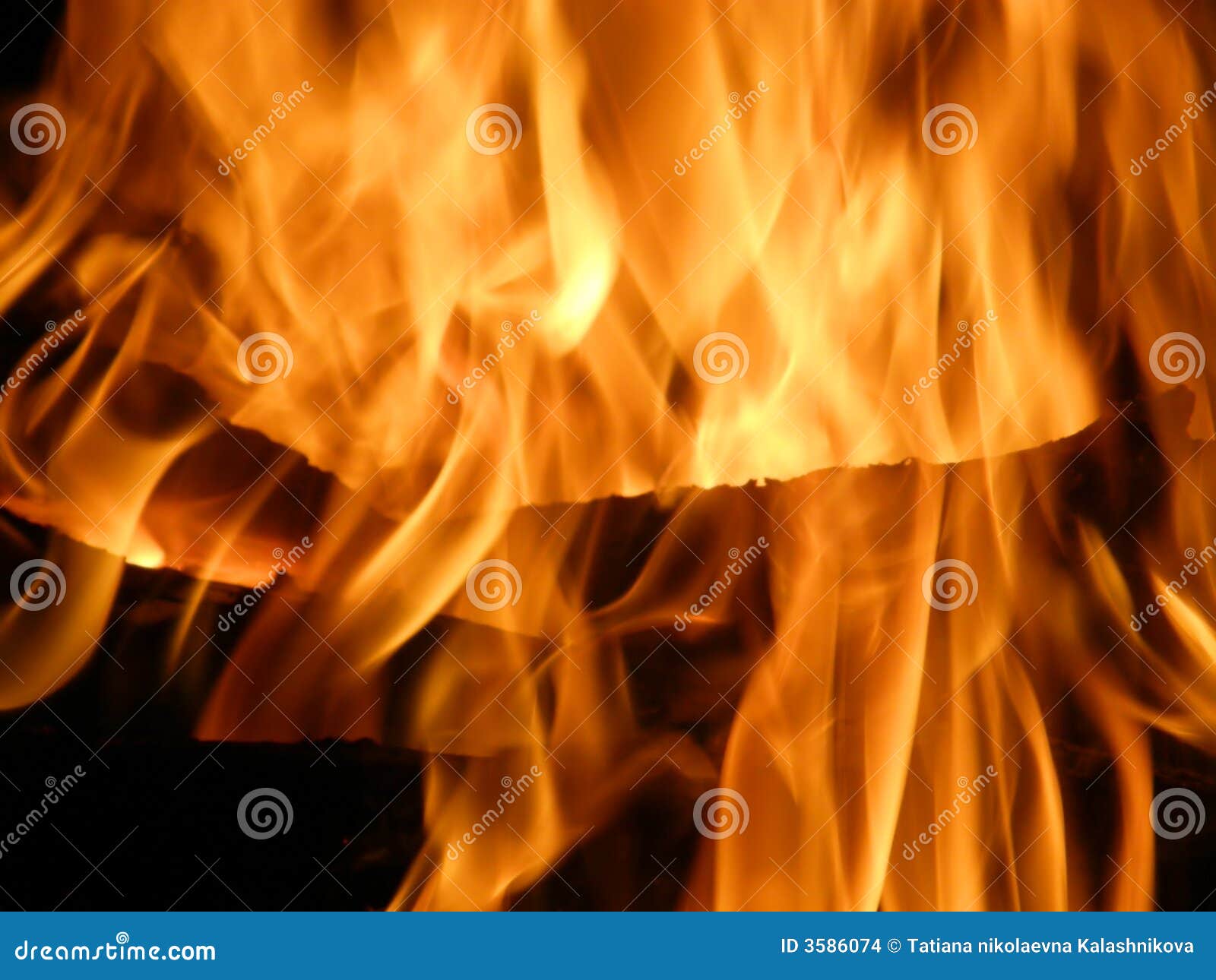 Vlammen of brand stock foto. Image of heet, brandwond - 3586074