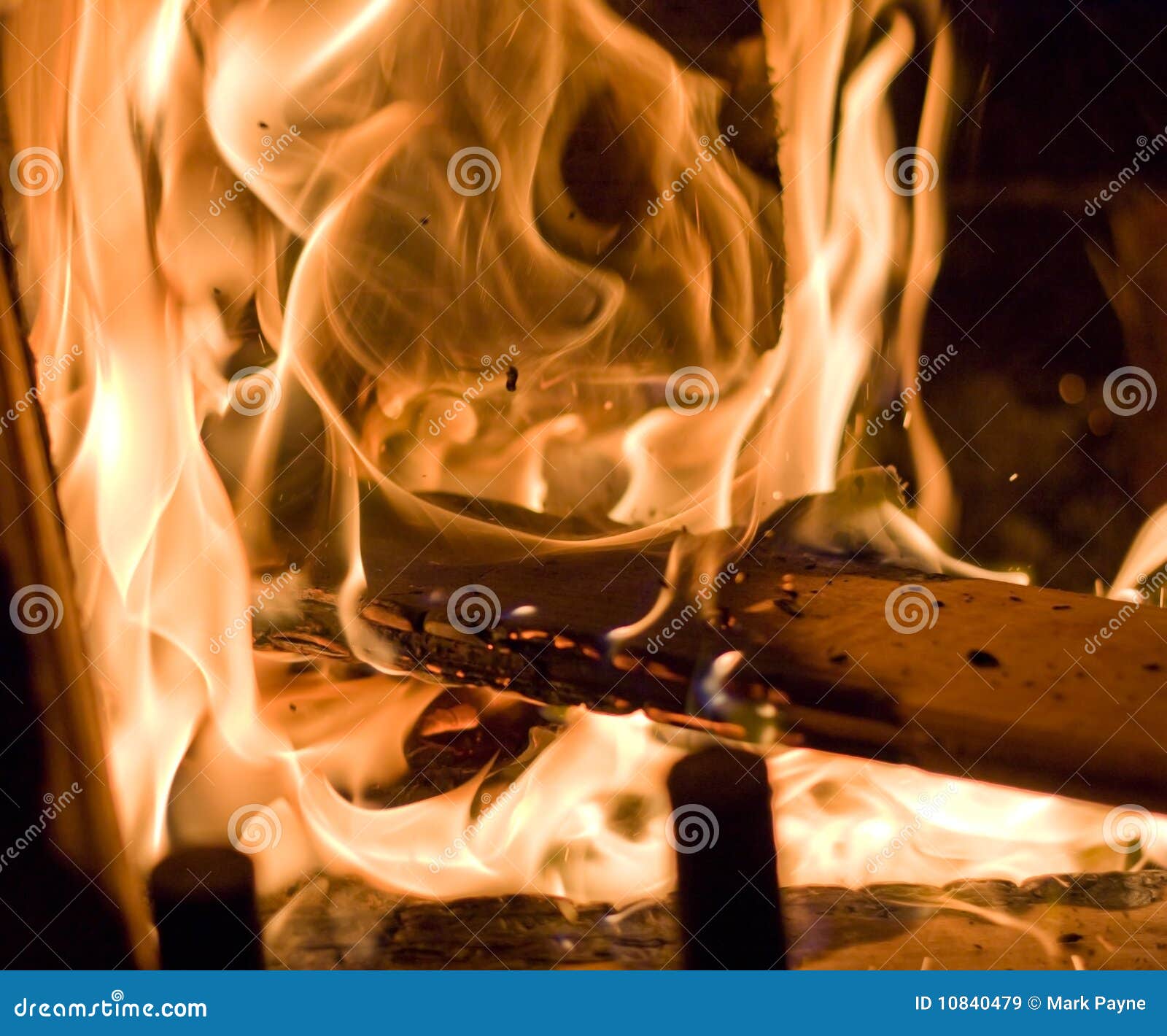 Vlammen van Brand stock afbeelding. Image of brand, haard - 10840479