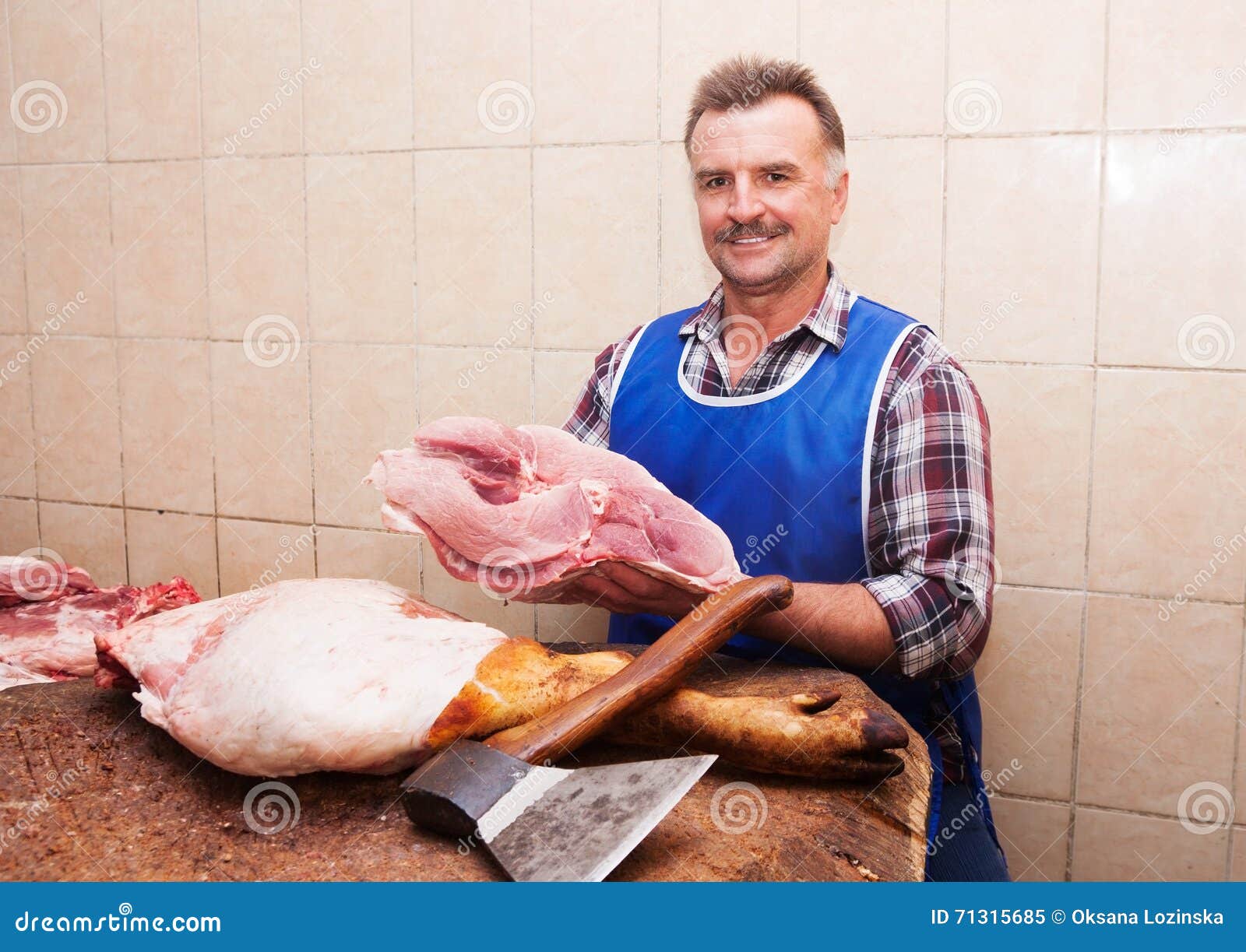 Vlees en slager stock afbeelding. Image of baan, voet - 71315685