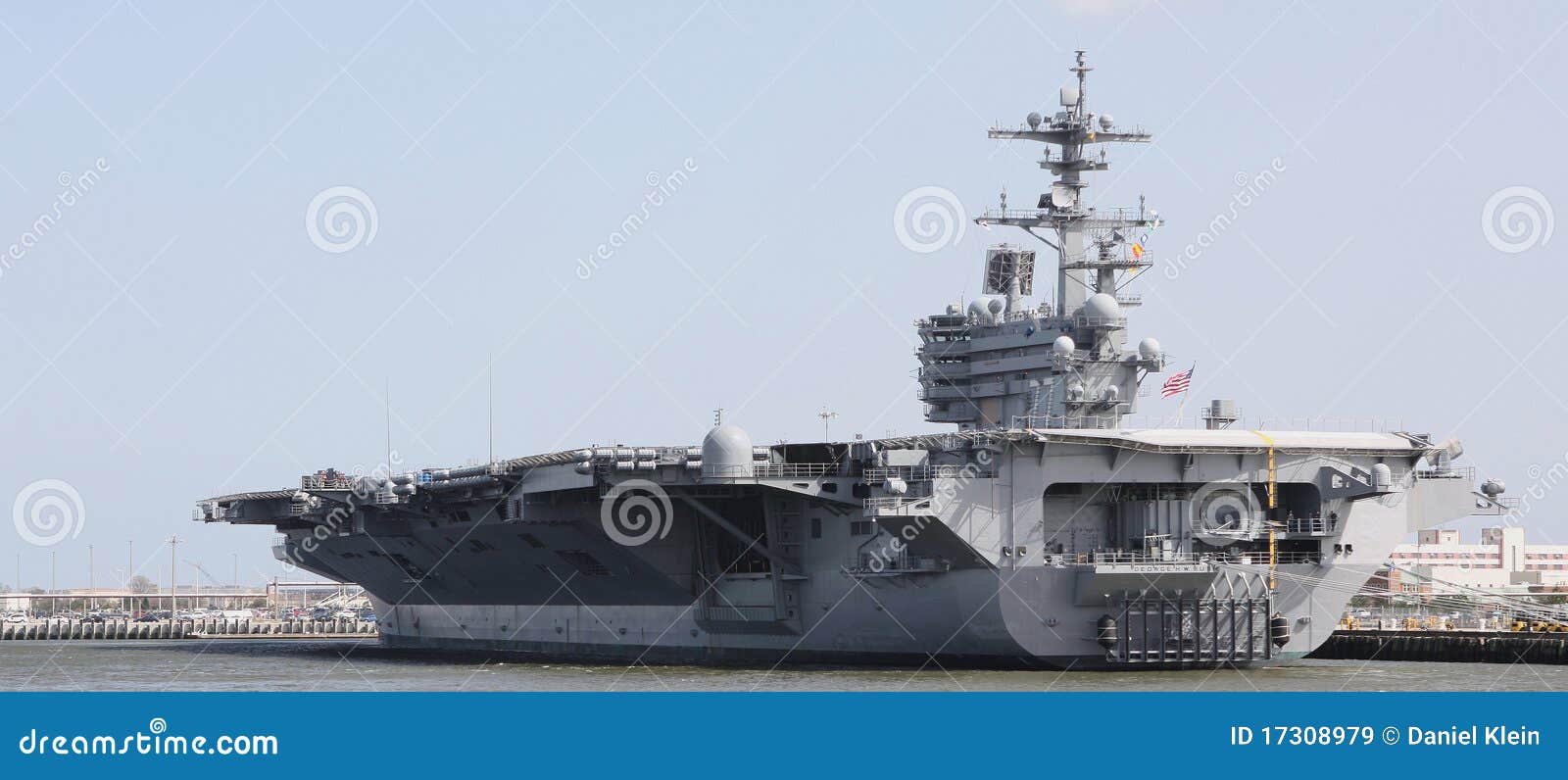 Vliegdekschip redactionele stock afbeelding. Image of bewapend - 17308979