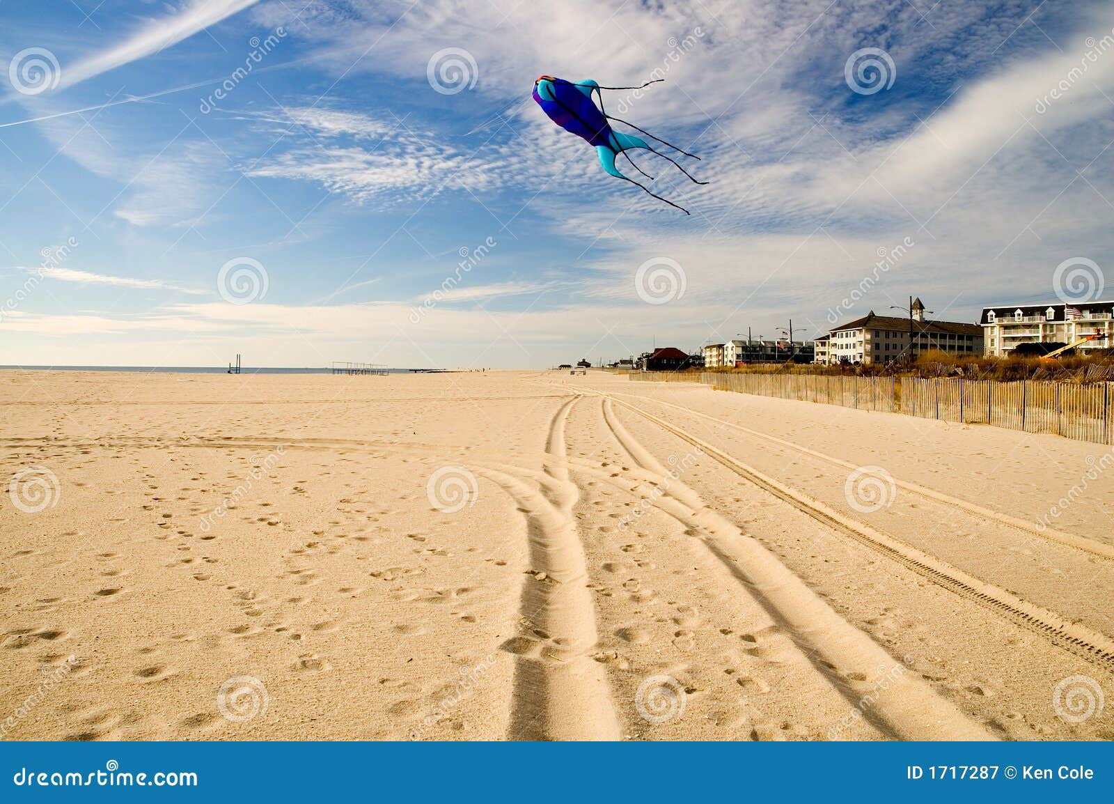 Vlieger Die Op Strand-1 Vliegt Stock Afbeelding - Image of ontspan ...