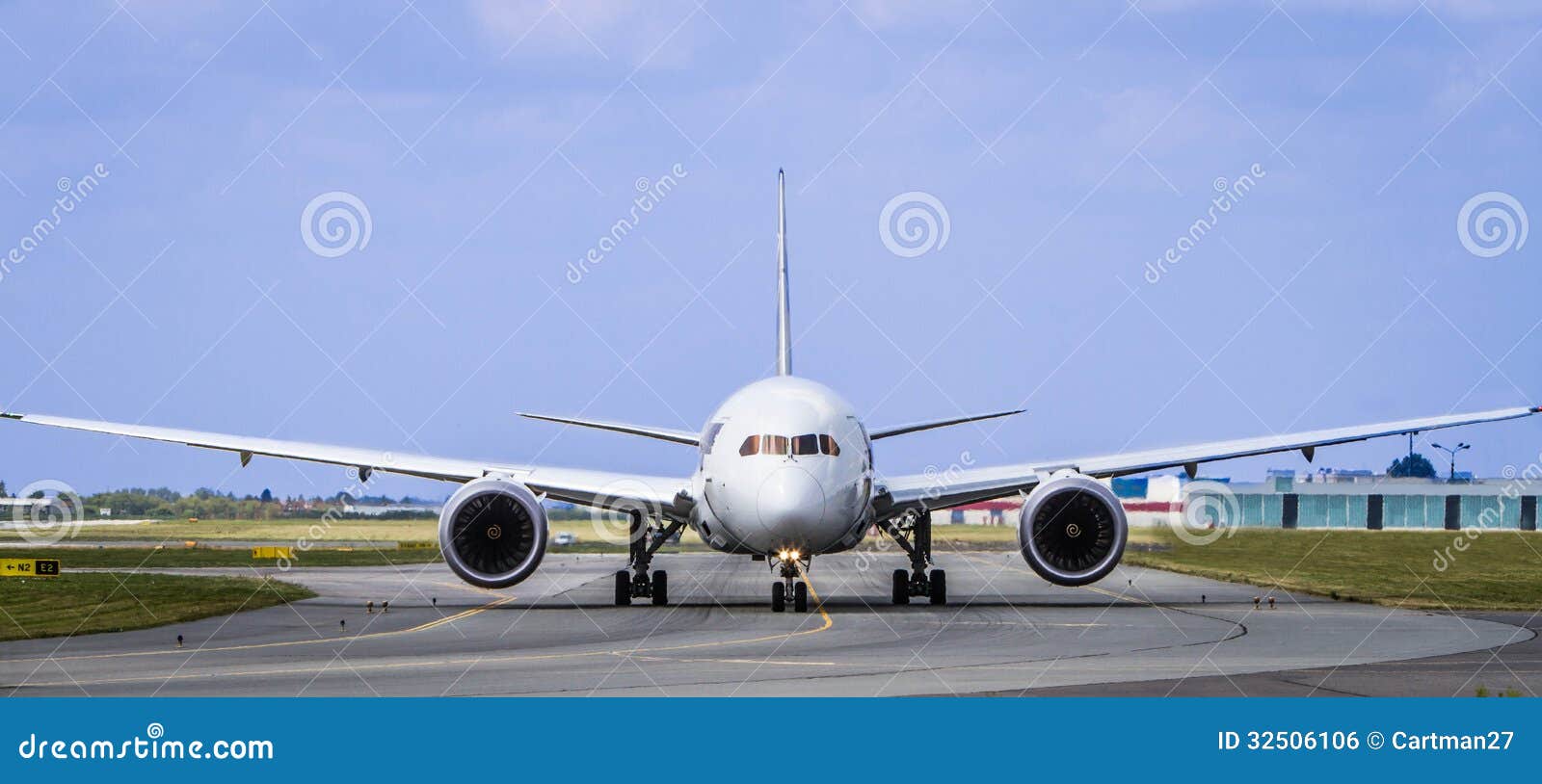 Vliegtuig stock foto. Image of vliegtuigen, vervoer, luchtvaart - 32506106