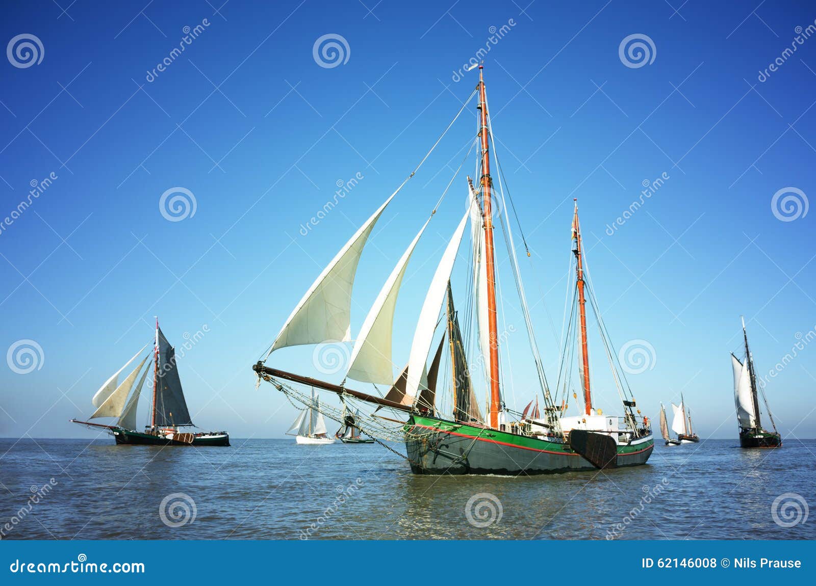 Vloot Van Traditionele Varende Schepen Stock Foto - Image of marine ...