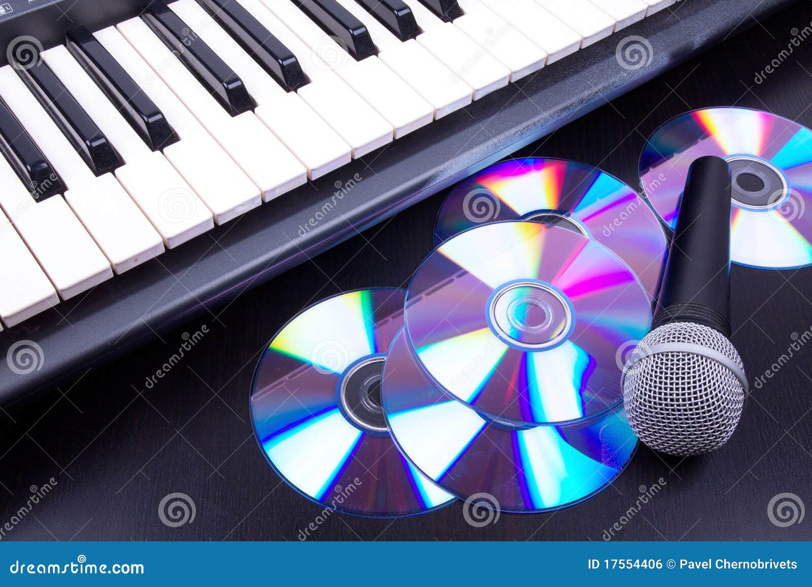 Vocal Microphone,cd Discs and Electronic Keyboard Stock Photo - Image ...