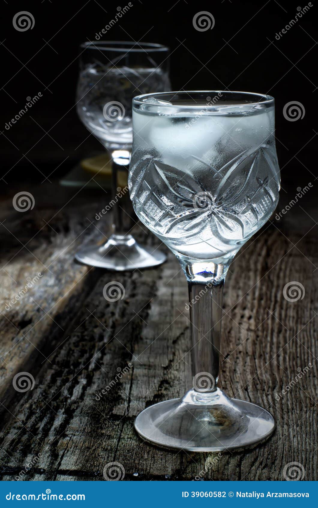 Vodka photo stock. Image du addictives, boisson, régénération - 39060582