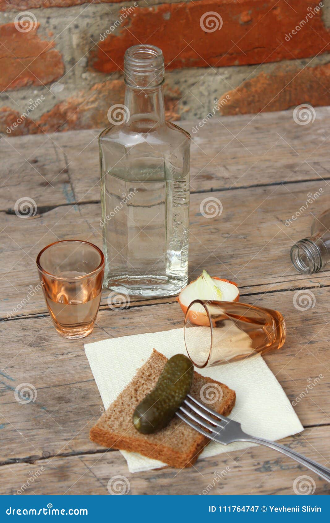 Vodka Rusa Y Bocado Tradicional Imagen de archivo - Imagen de contexto ...