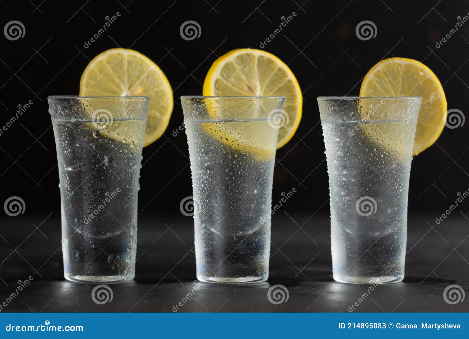 Vodka Tequila Ron En Copas Primer Plano Imagen de archivo - Imagen de ...