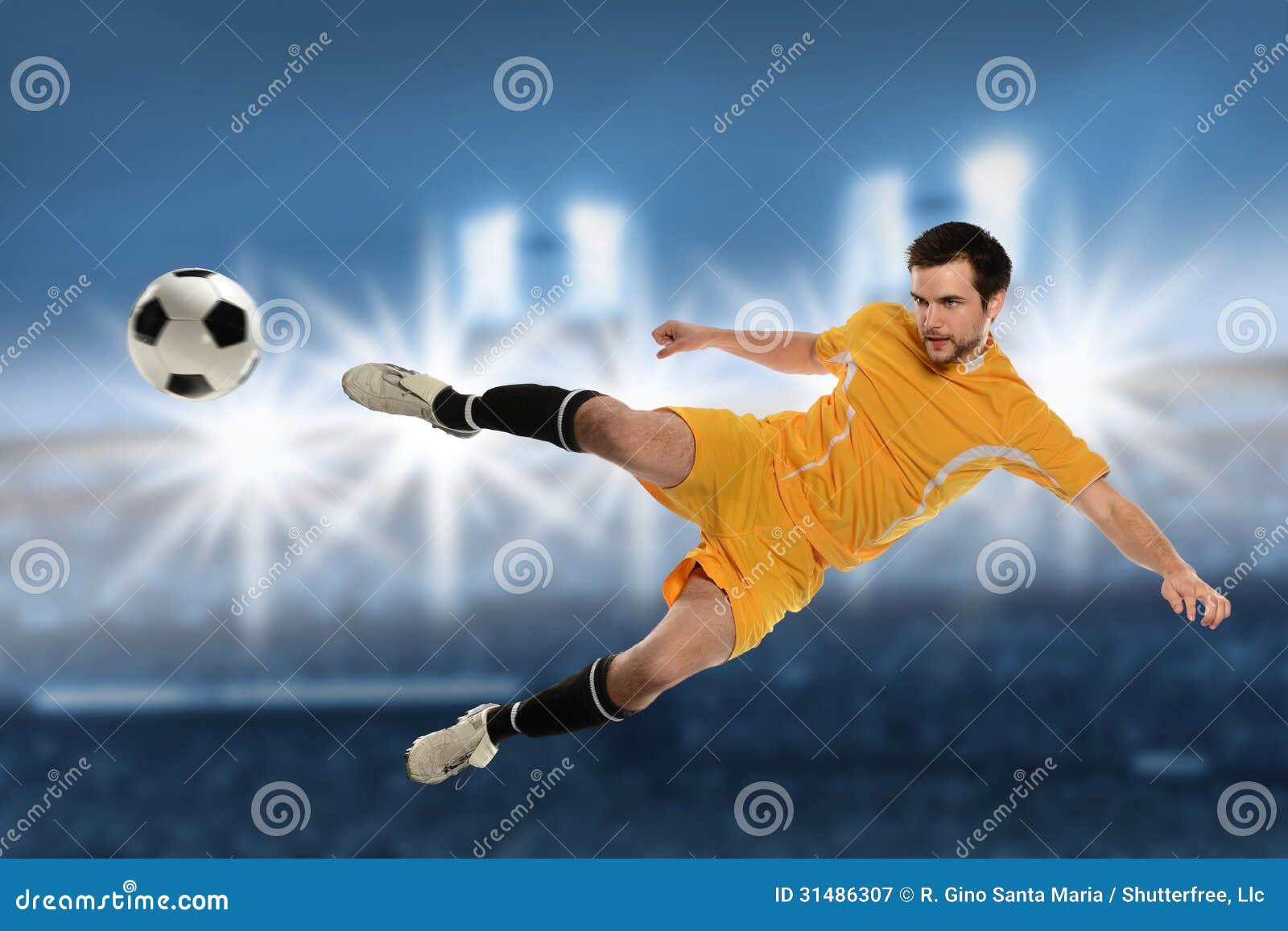 Voetballer in Actie stock afbeelding. Image of buiten - 31486307