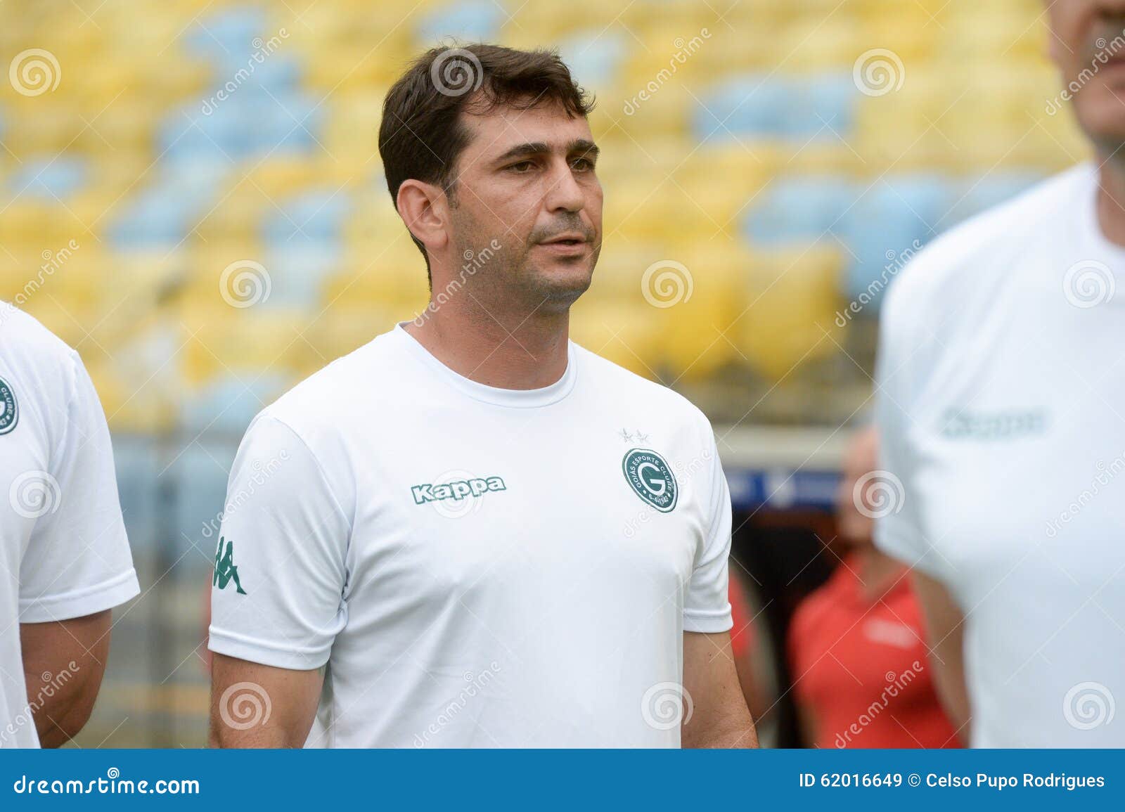 Voetballer met bal redactionele stock afbeelding. Image of sergio ...