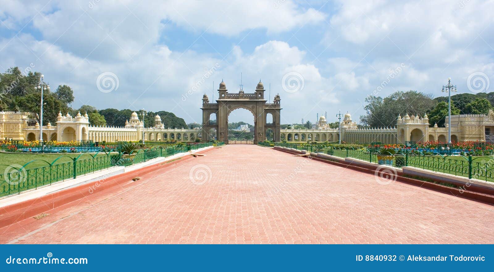 Voie De Base Du Palais Du Maharaja De Mysore Photo stock - Image du ...