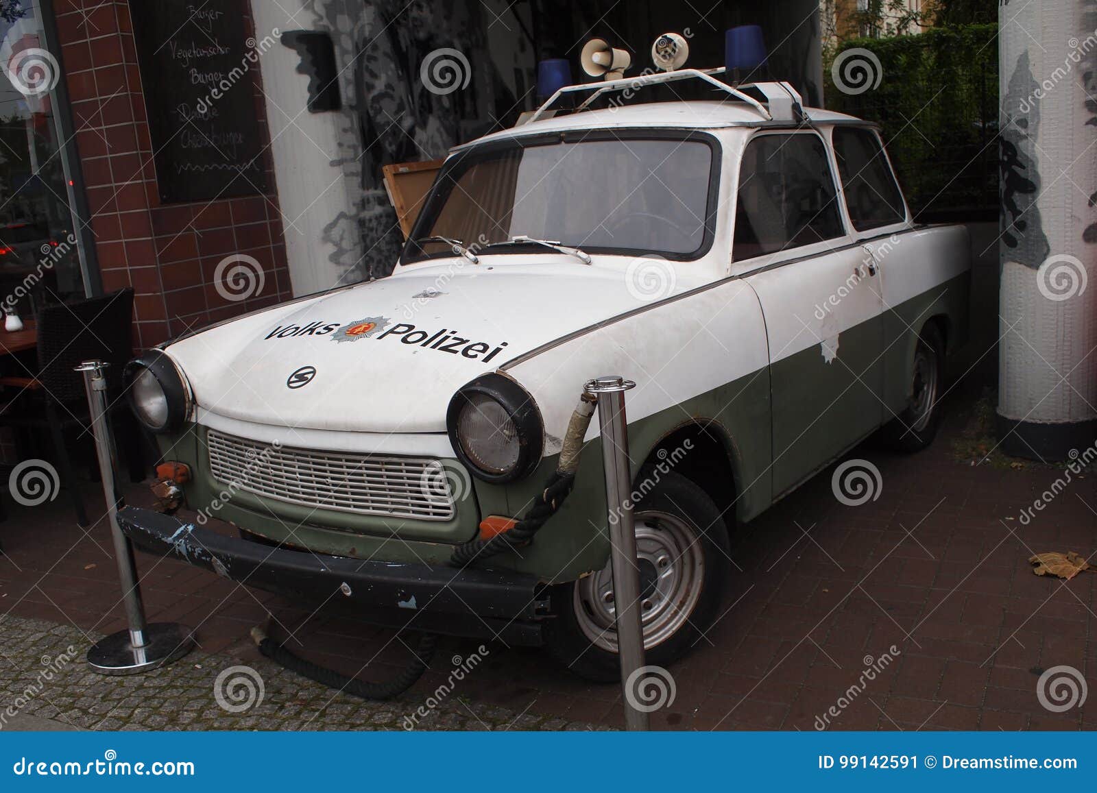Voiture De Police De Trabant Photo éditorial - Image of véhicule ...