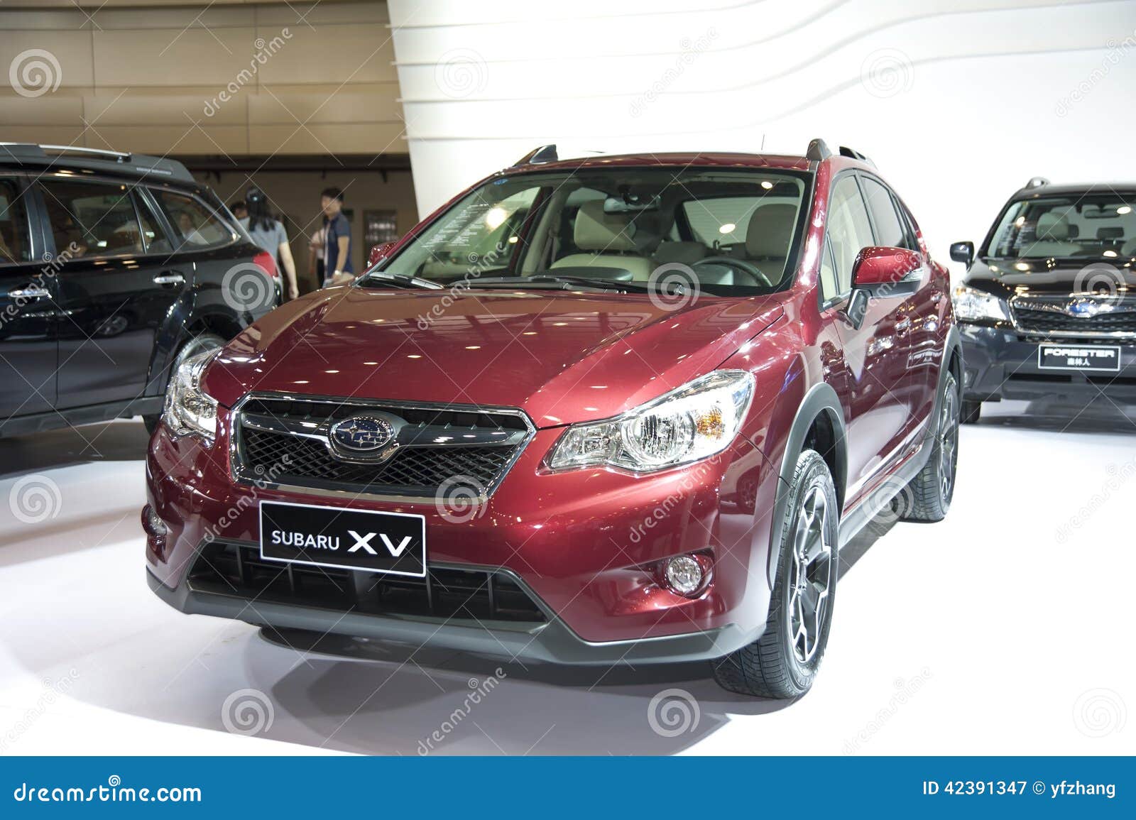 Voiture rouge du subaru xv photographie éditorial. Image du véhicule ...