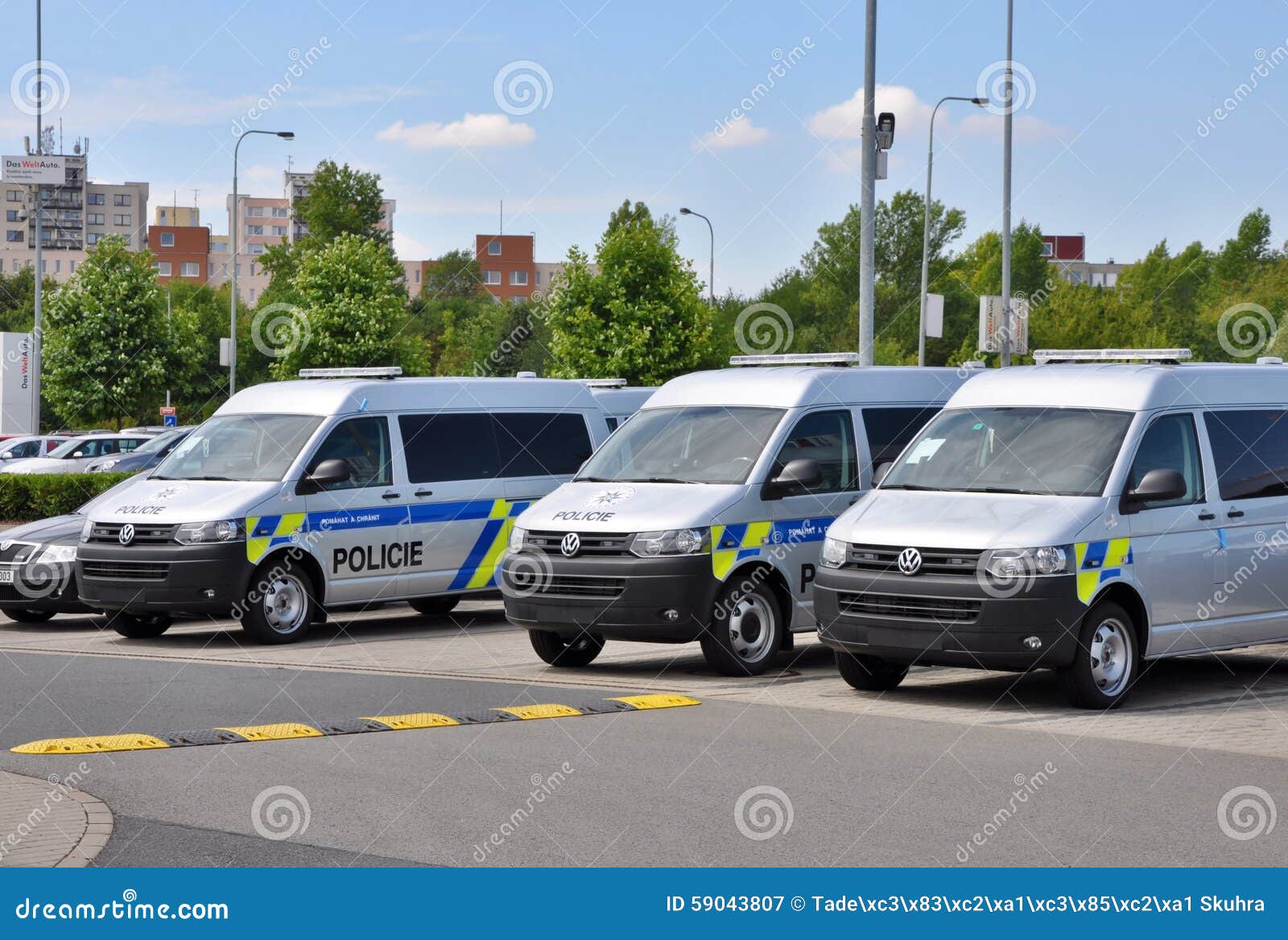 Voitures De Police Volkswagen Multivan Photographie éditorial - Image ...