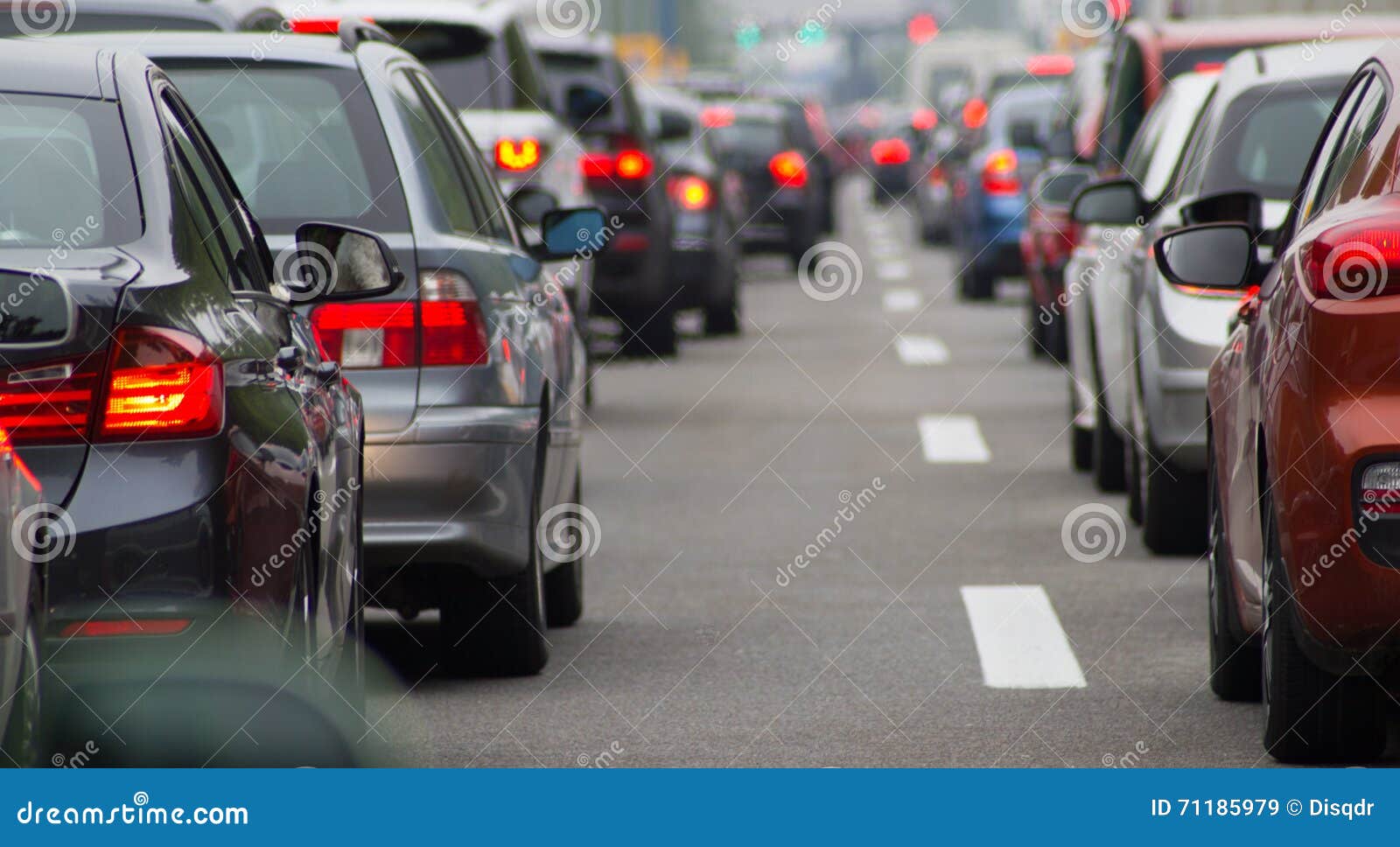 Voitures Sur La Route Dans L'embouteillage Image stock - Image du ...