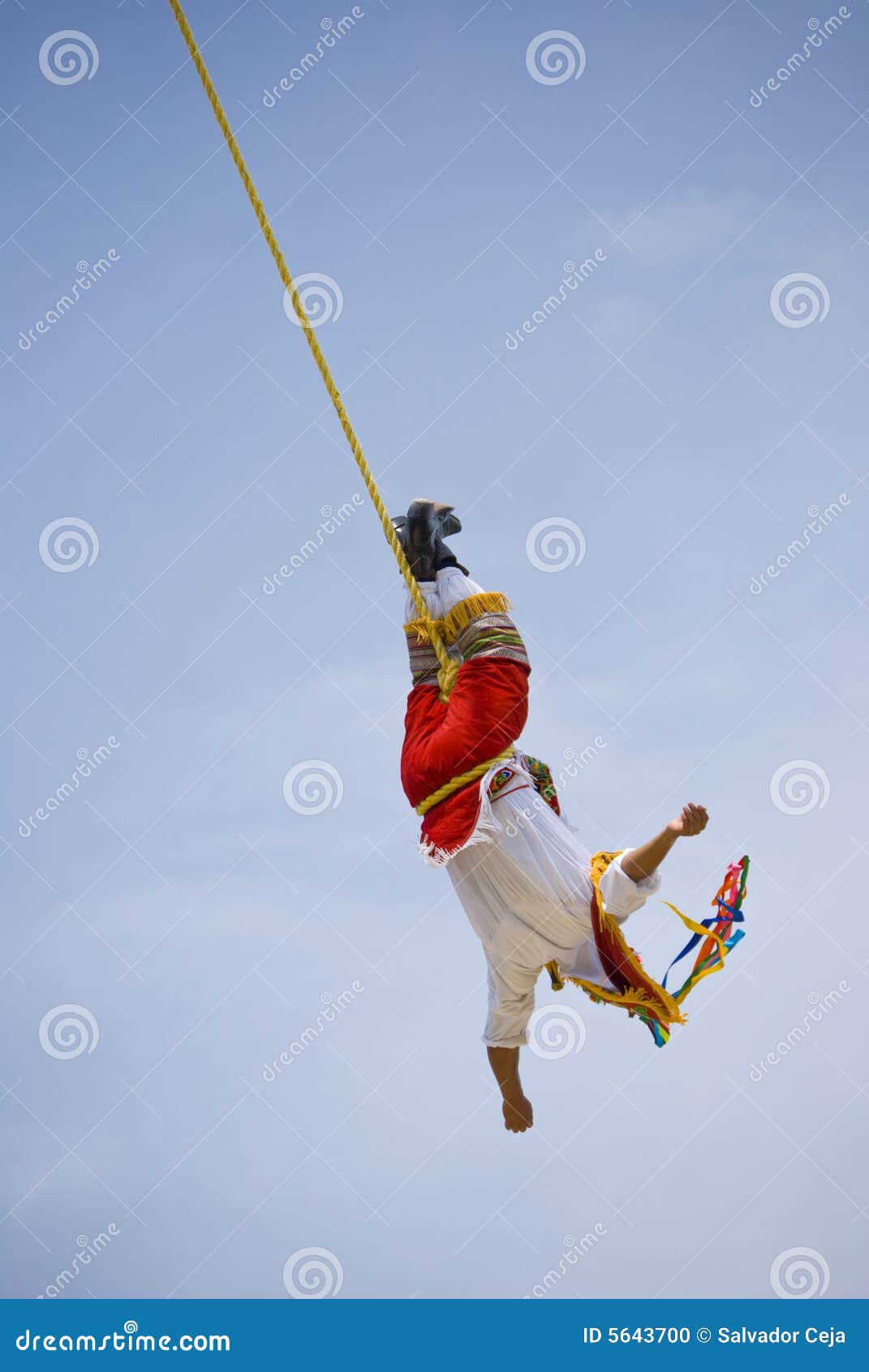 Voladores de mexico stock photo. Image of danger, indians - 5643700