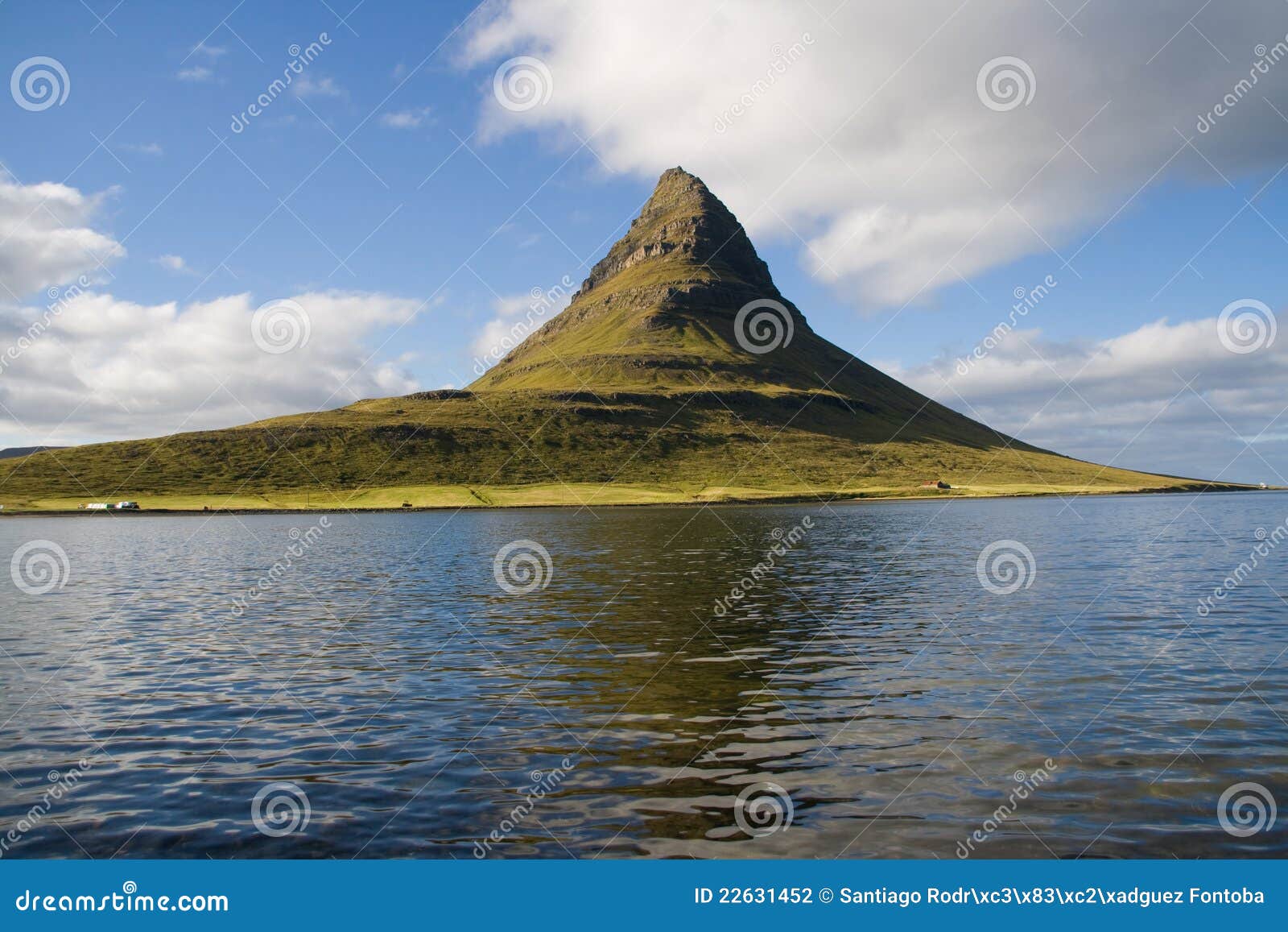 Volcan éteint en Islande photo stock. Image du occidental - 22631452
