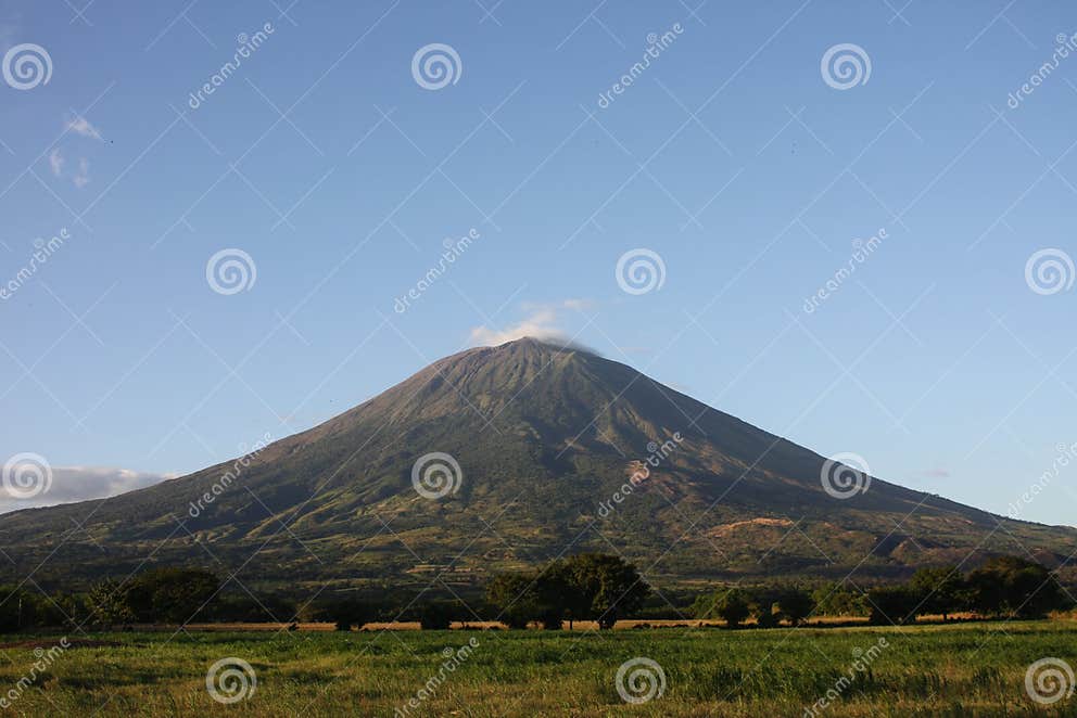 Volcan de Chinchontepec image stock. Image of nature, volcan - 7328603