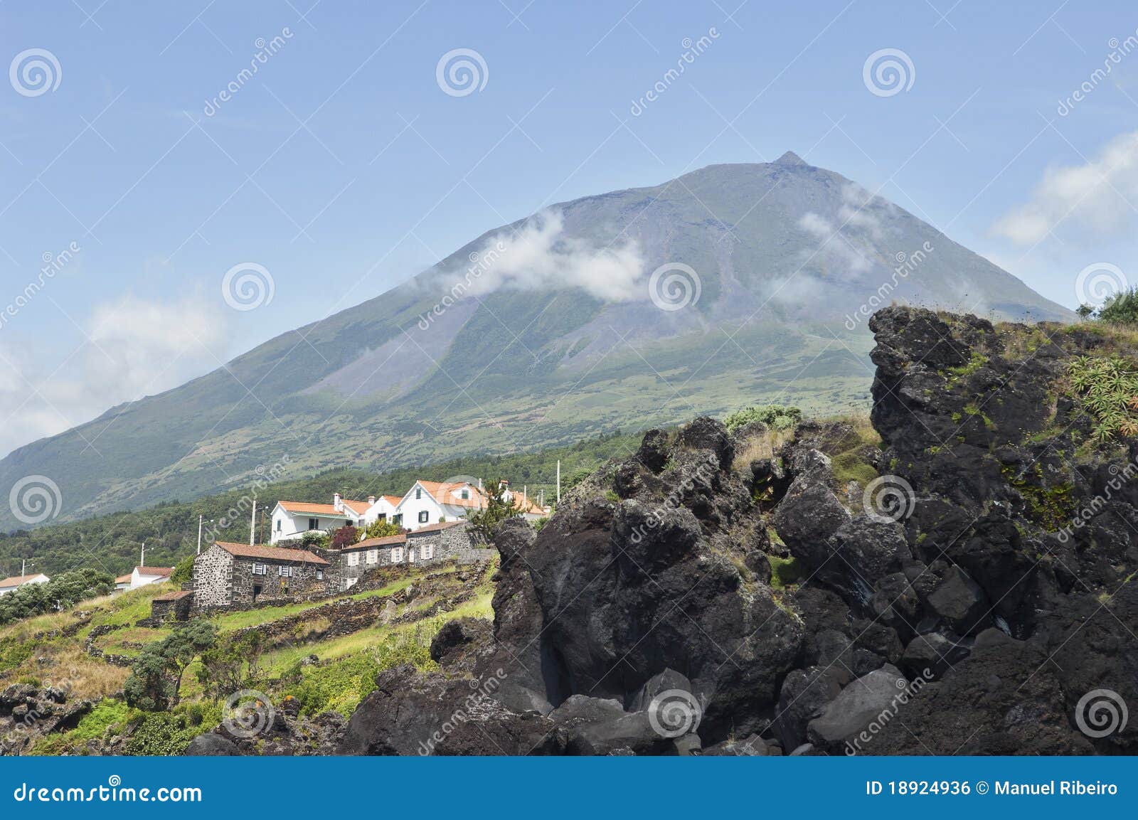 Volcan de Pico, Açores photo stock. Image du beau, portugal - 18924936