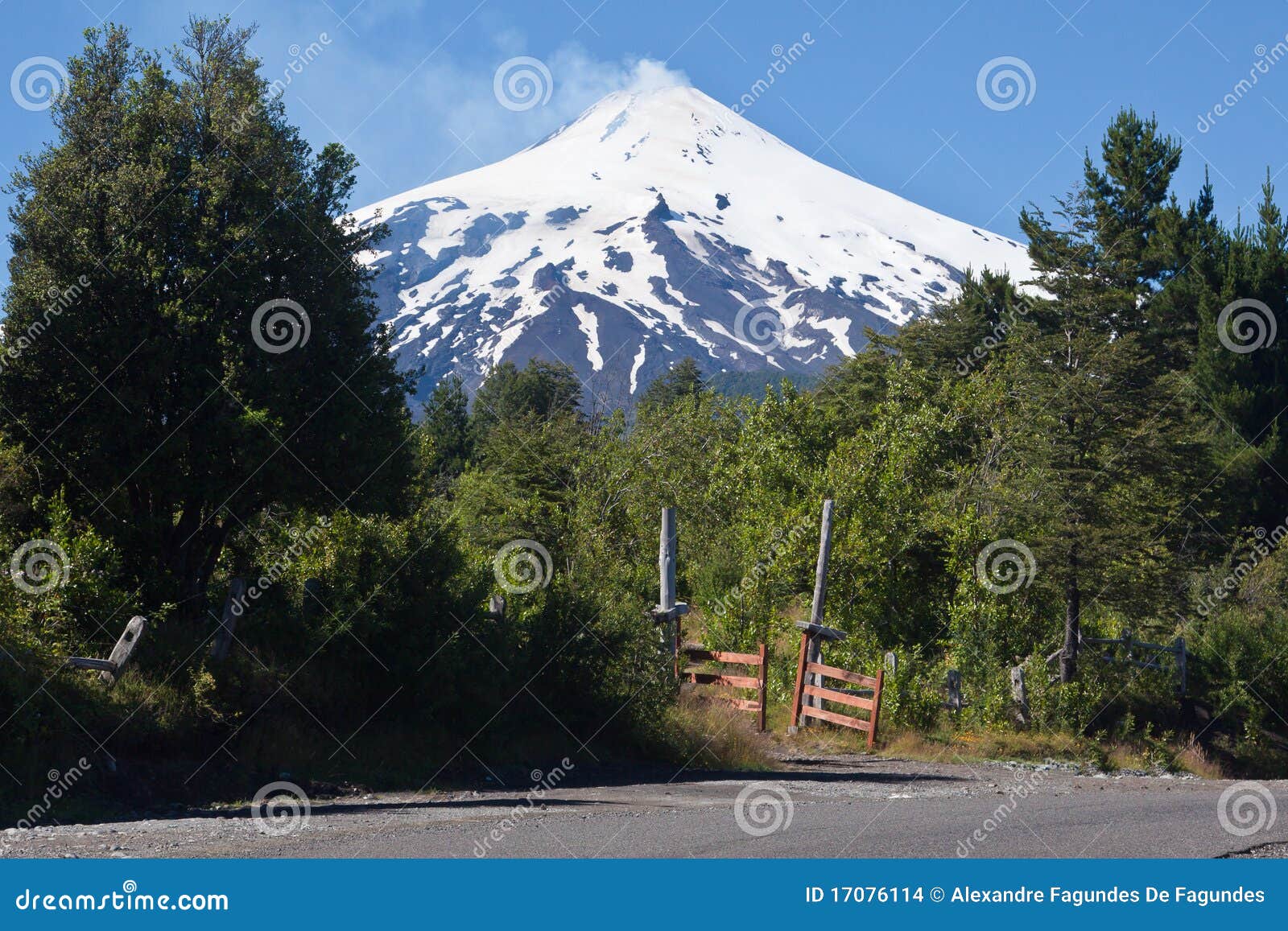 Volcan De Villarica Au Chili Photo stock - Image du montagne, encadré ...