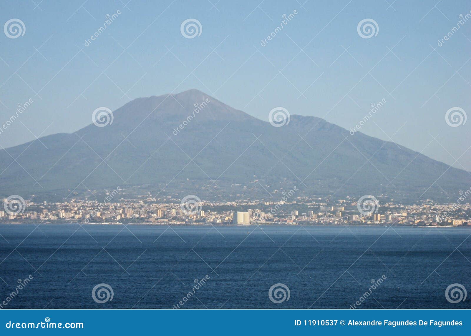 Volcan du Vésuve image stock. Image du naples, waters - 11910537