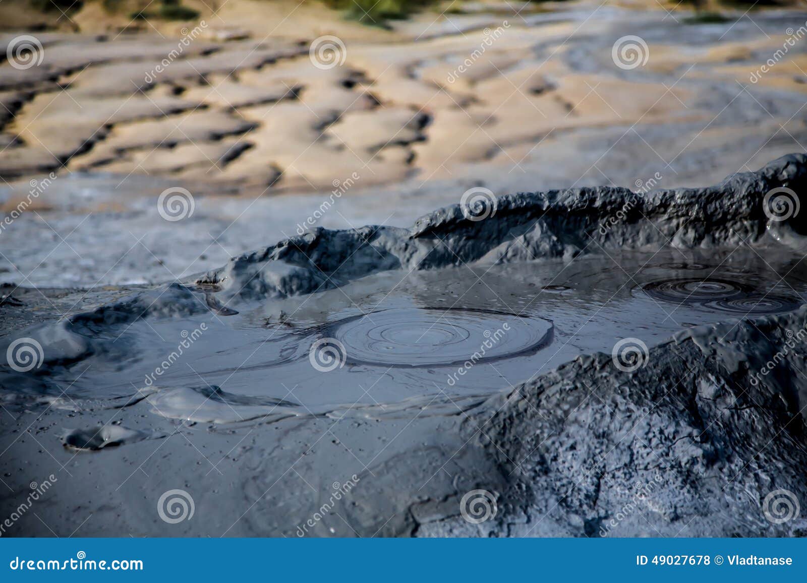 Volcanes del fango foto de archivo. Imagen de caliente - 49027678