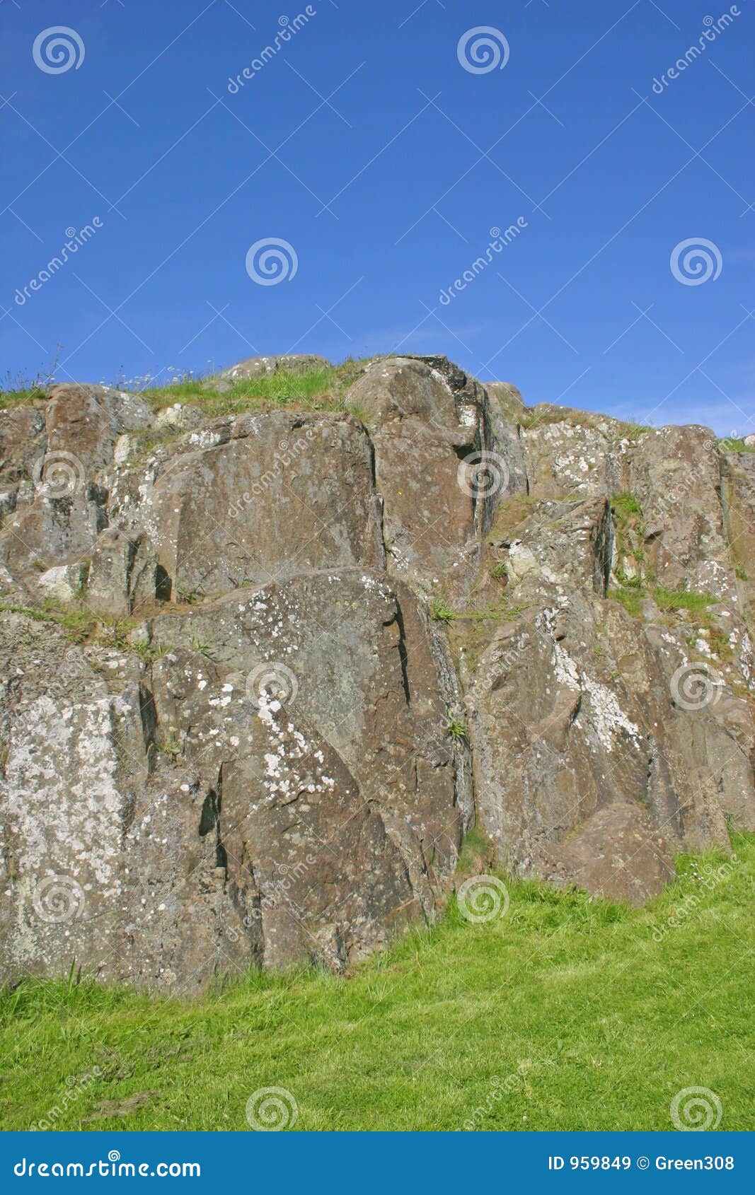 Volcanic rock outcrop stock image. Image of castle, stirling - 959849