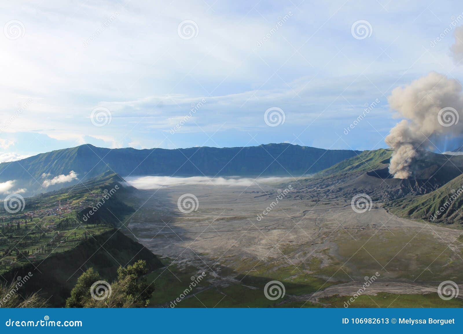 Volcano Mount Bromo Eruption, Java Indonesia Do Leste Imagem de Stock ...