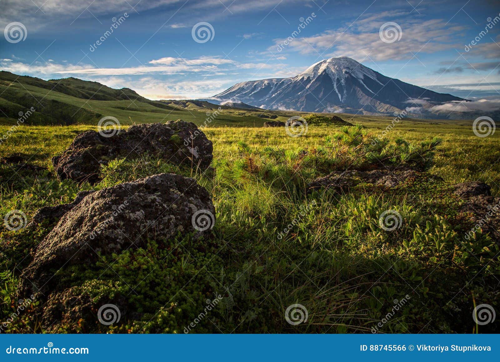 Volcano Tolbachik, Kamchatka Foto de archivo - Imagen de paisaje, rusia ...