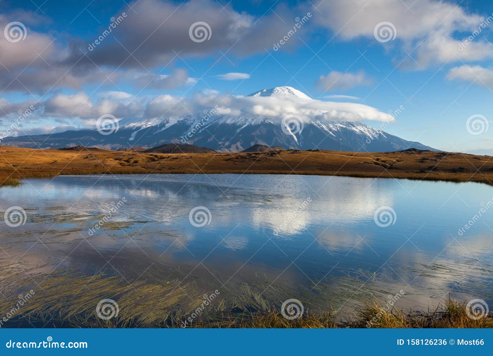 Volcano Tolbachik stock foto. Image of uitgestorven - 158126236