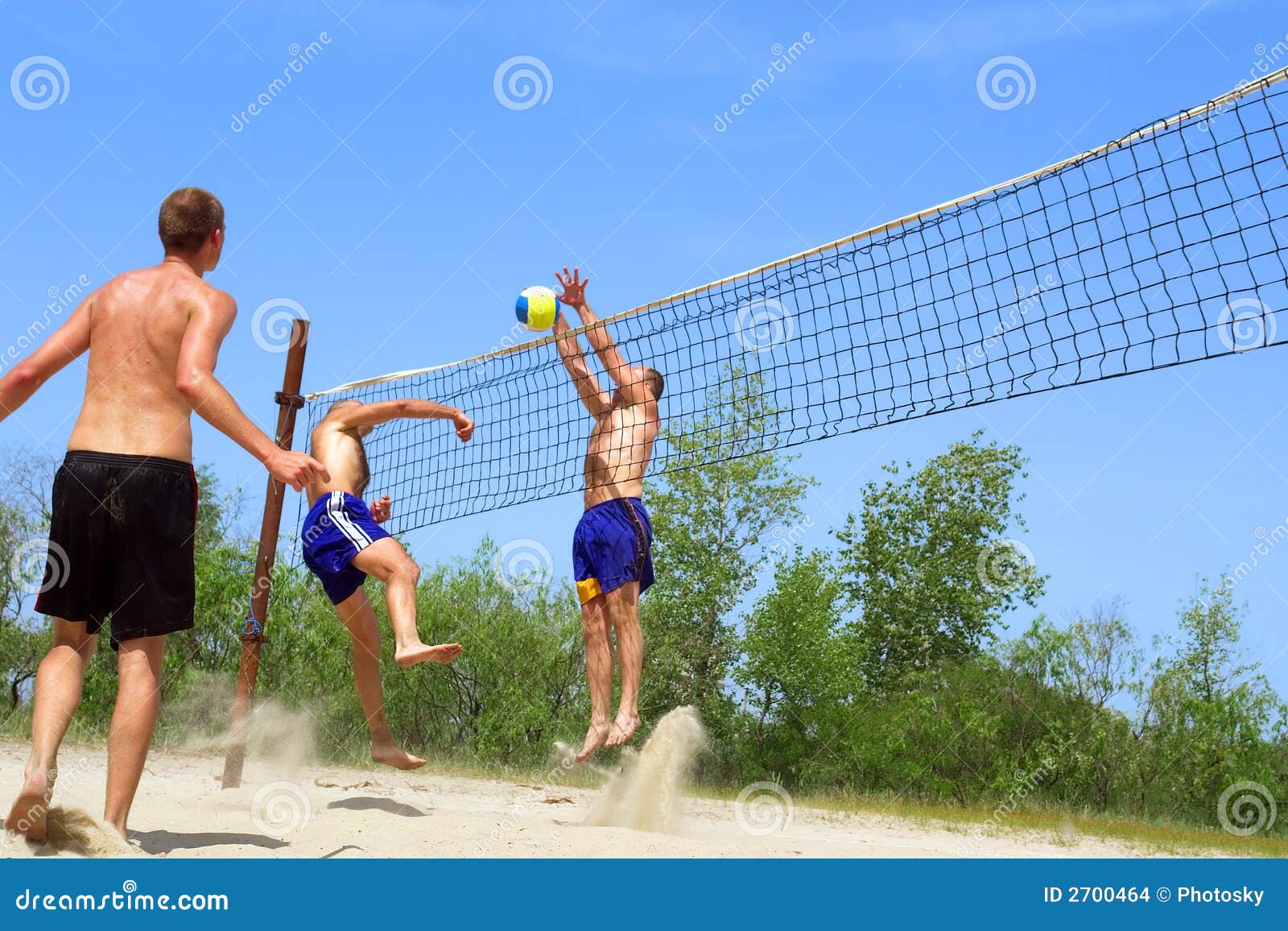 Voleo De La Playa - Lucha En La Red Foto de archivo - Imagen de bloque ...