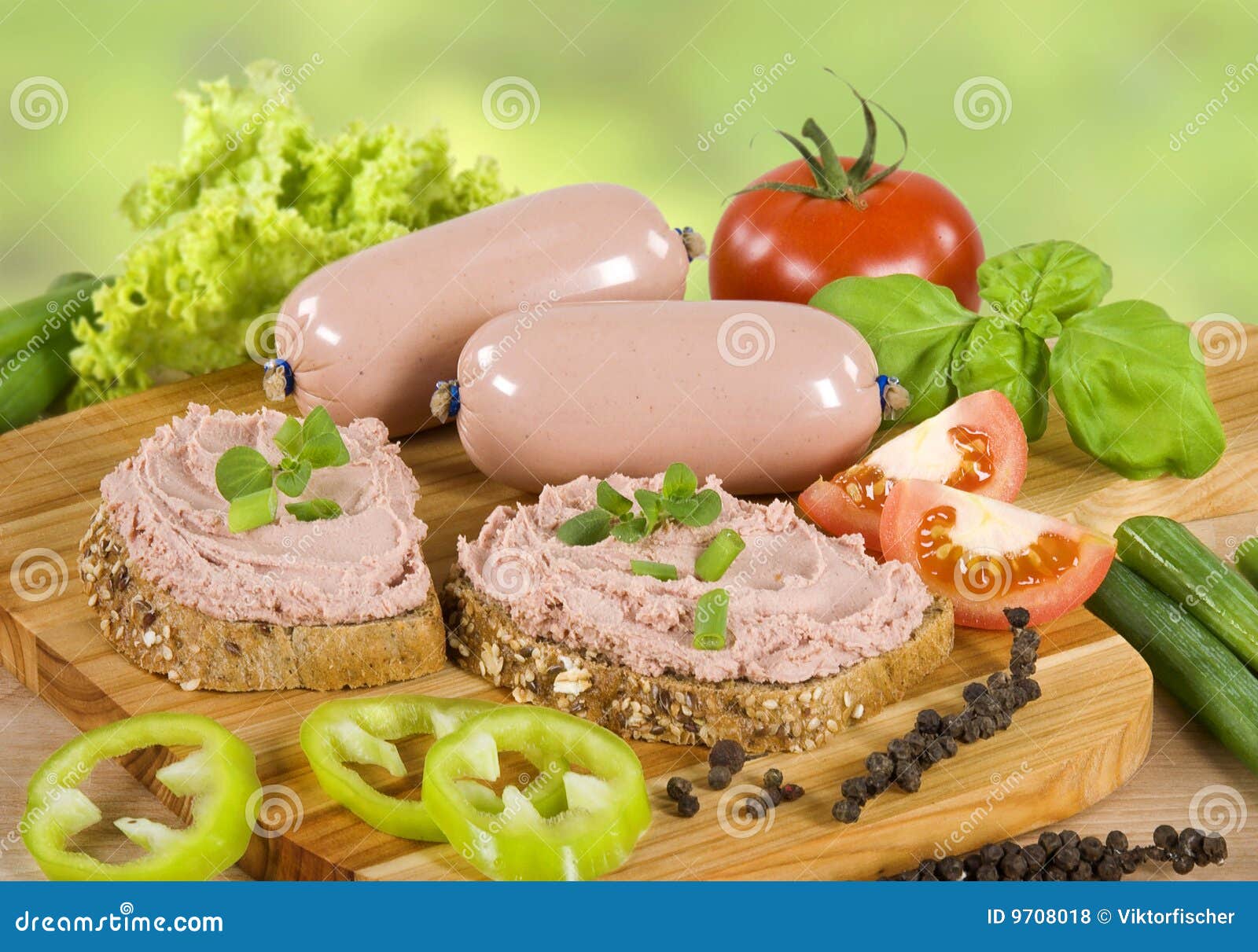 Volkorenbrood En Leverpastei Stock Foto - Image of tarwe, mengsel: 9708018