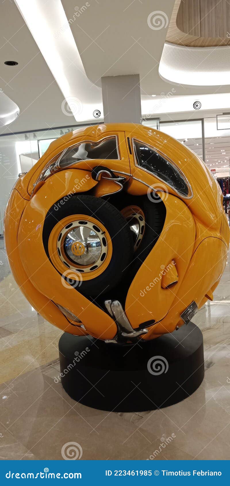 Volkswagen Beetle Ball editorial image. Image of clothing - 223461985